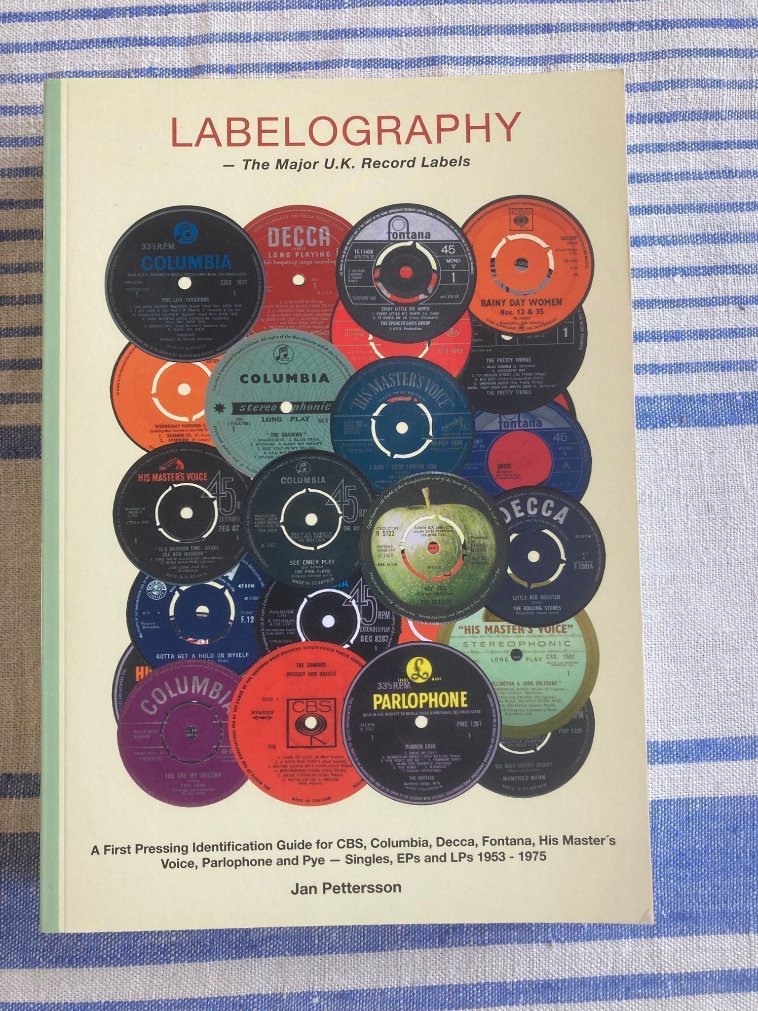 Se produkter som liknar Labelography : the major U.K... på Tradera ...