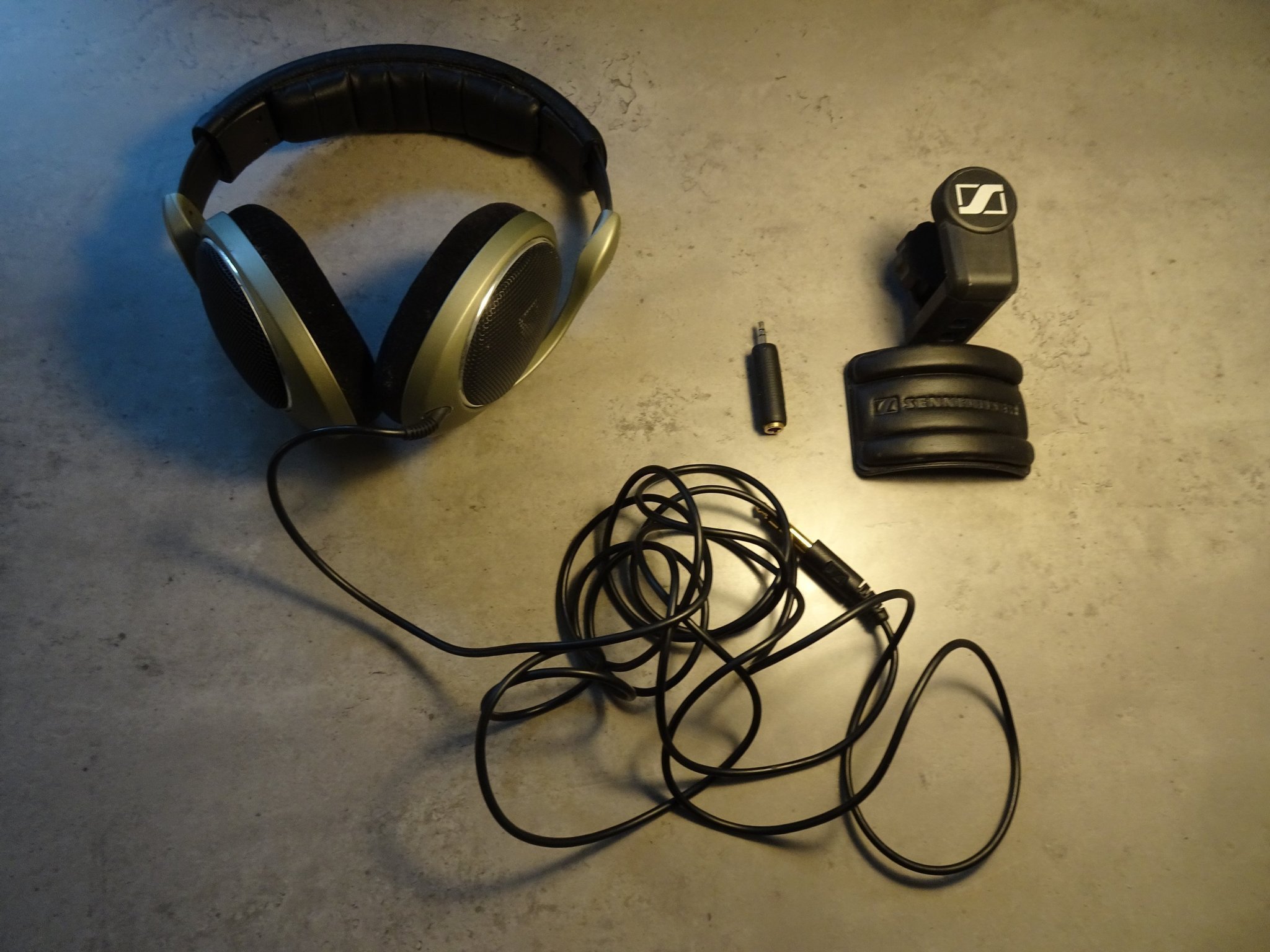 Sennheiser HD595 slutna Hörlurar med Ställ och .. | Köp på Tradera ...