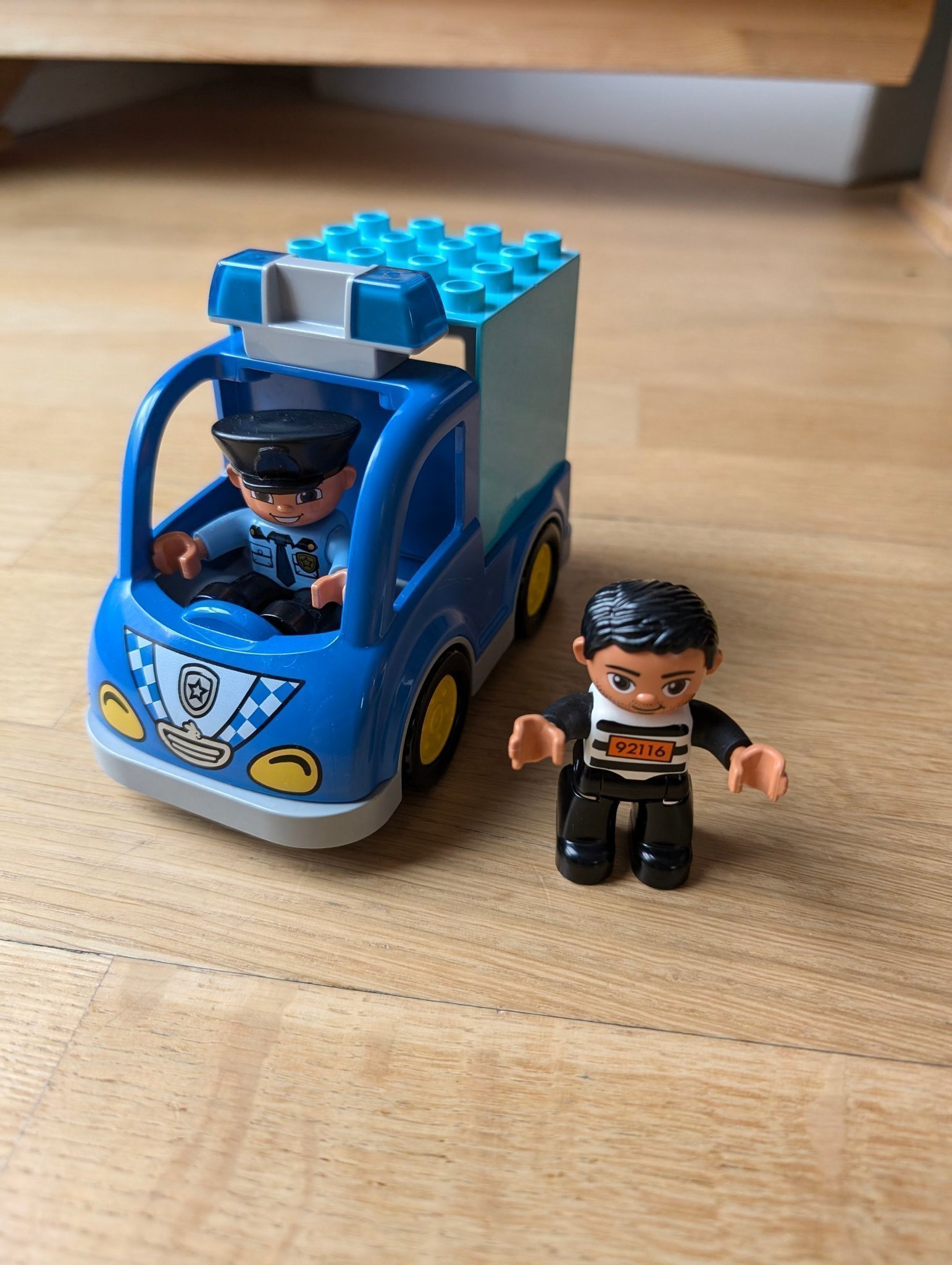 Lego Duplo Polisbil med Bank och rånare | Köp på Tradera (711609986)