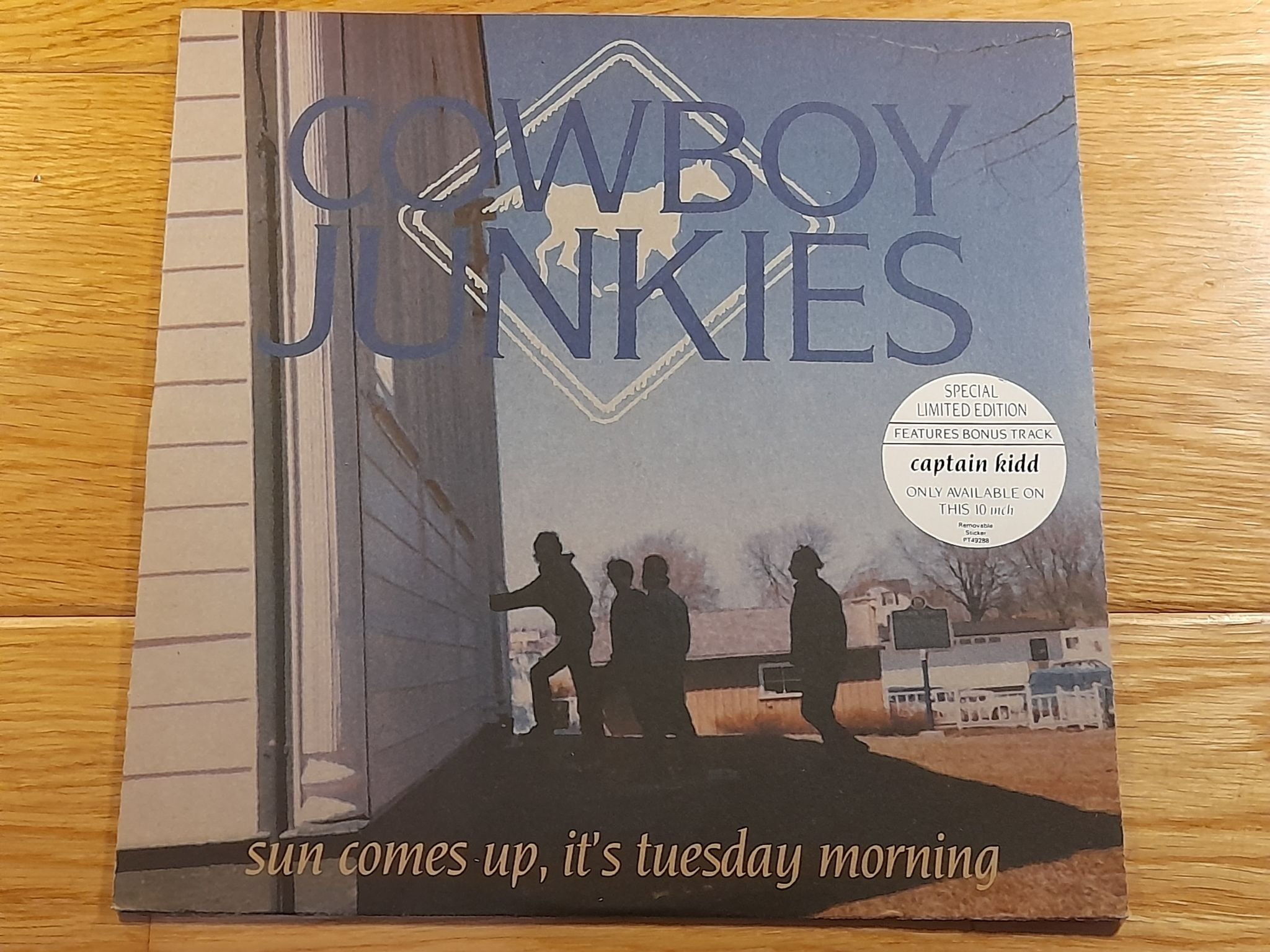 10" - Cowboy Junkies - Sun Comes Up, It's Tuesd.. | Köp på Tradera ...
