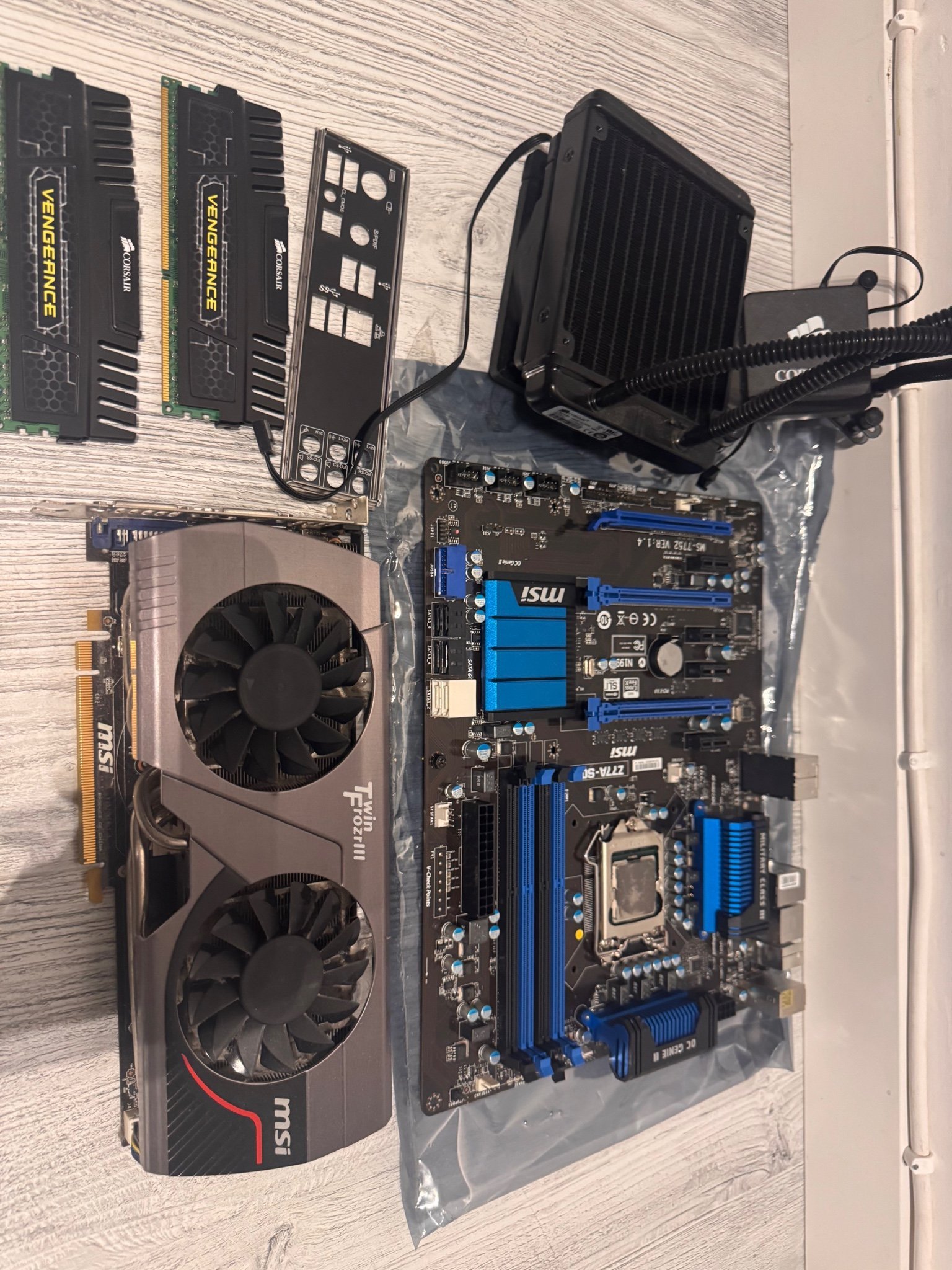 Dator komponenter: Moderkort, Grafikkort, RAM-m.. | Köp på Tradera ...