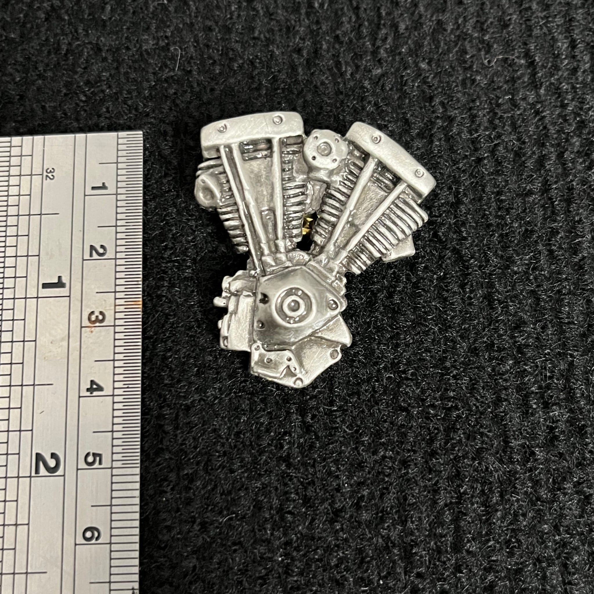 Se produkter som liknar Harley Davidson shovelhead pin på Tradera ...