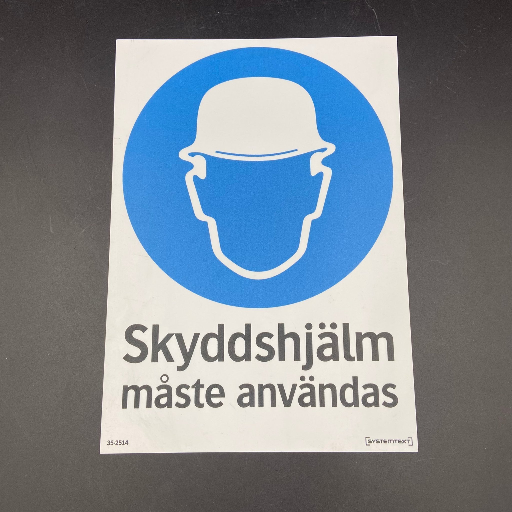Skylt | Skyddshjälm måste a.. | Köp från C-buyTradingAB på Tradera ...