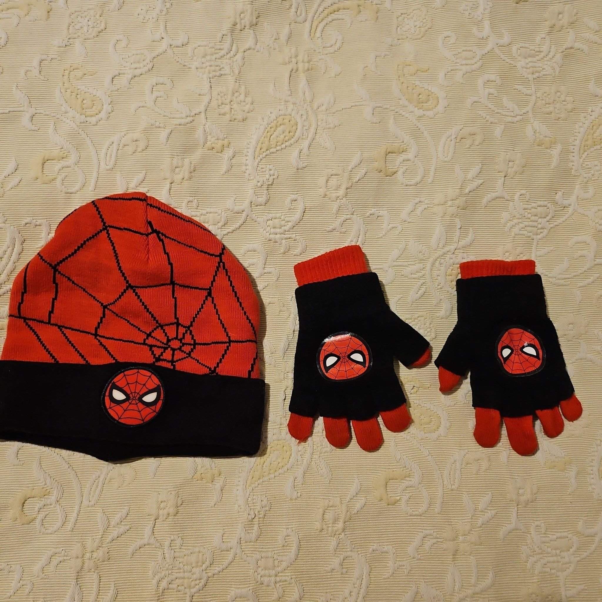 Spiderman Mössa och Vantar Set stl 110-128 | Köp på Tradera (733728055)