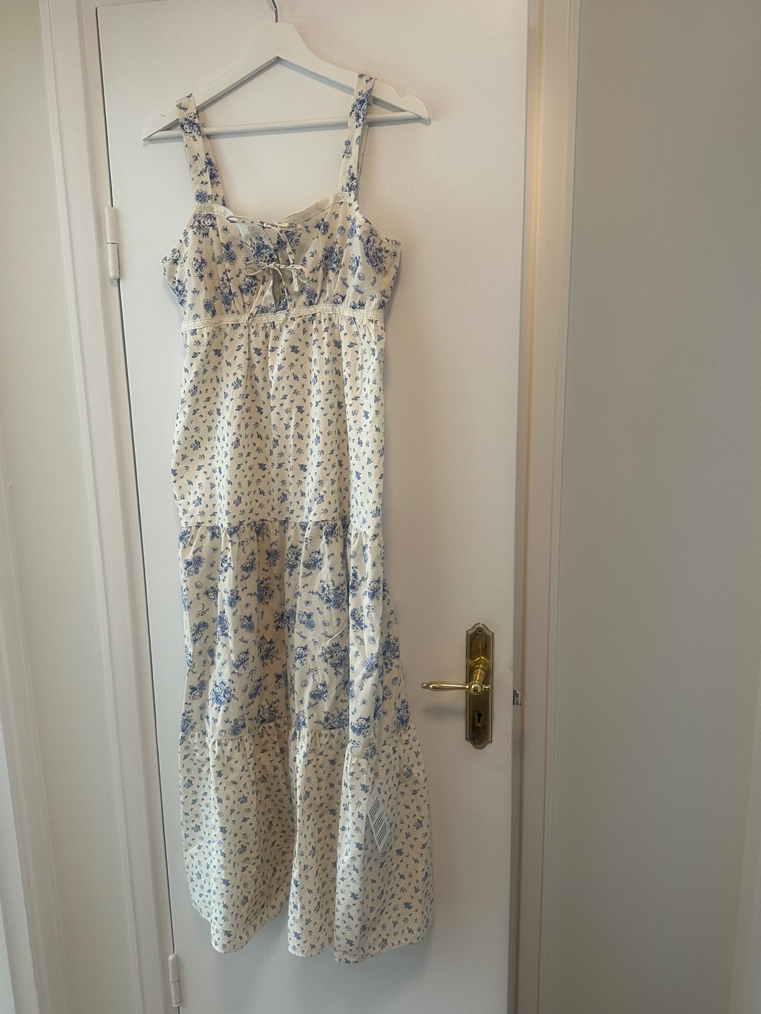 Miss Selfridge vit och blå klänning | Köp på Tradera (694431270)