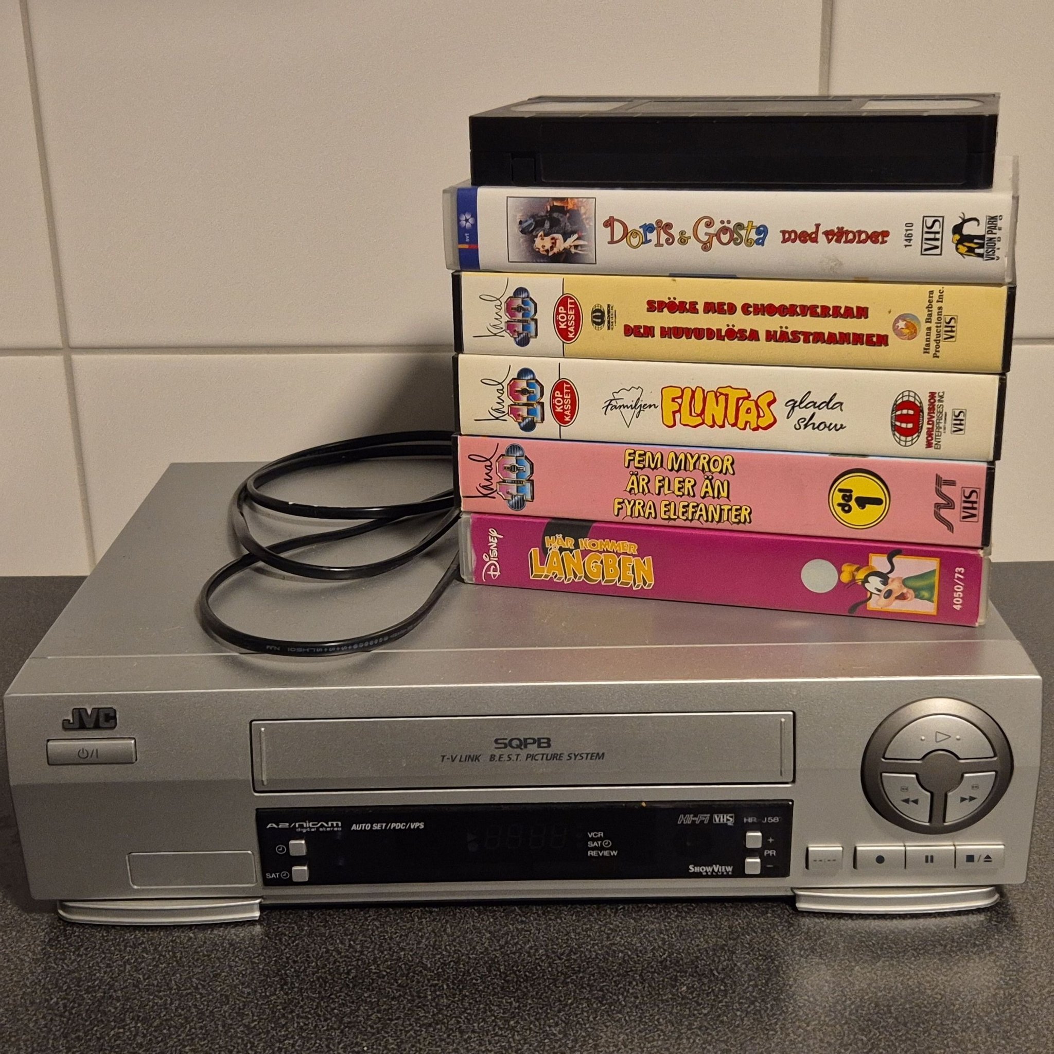 JVC Videobandspelare HR-J587EU HI-FI VHS med VH.. | Köp på Tradera ...