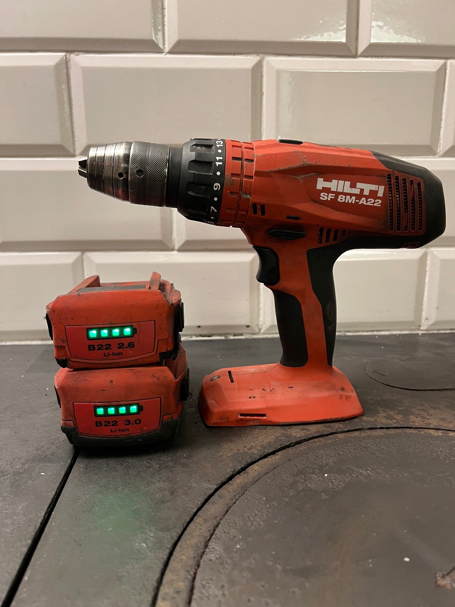 HILTI SF 8M-A22 Borrmaskin | Köp på Tradera (705398299)