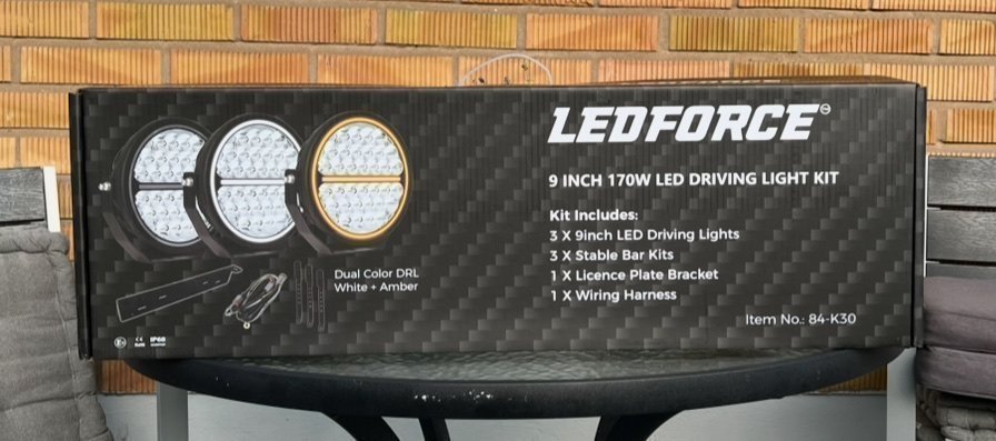 Se produkter som liknar LEDForce 9 tum 170W LED Drivi.. på Tradera ...