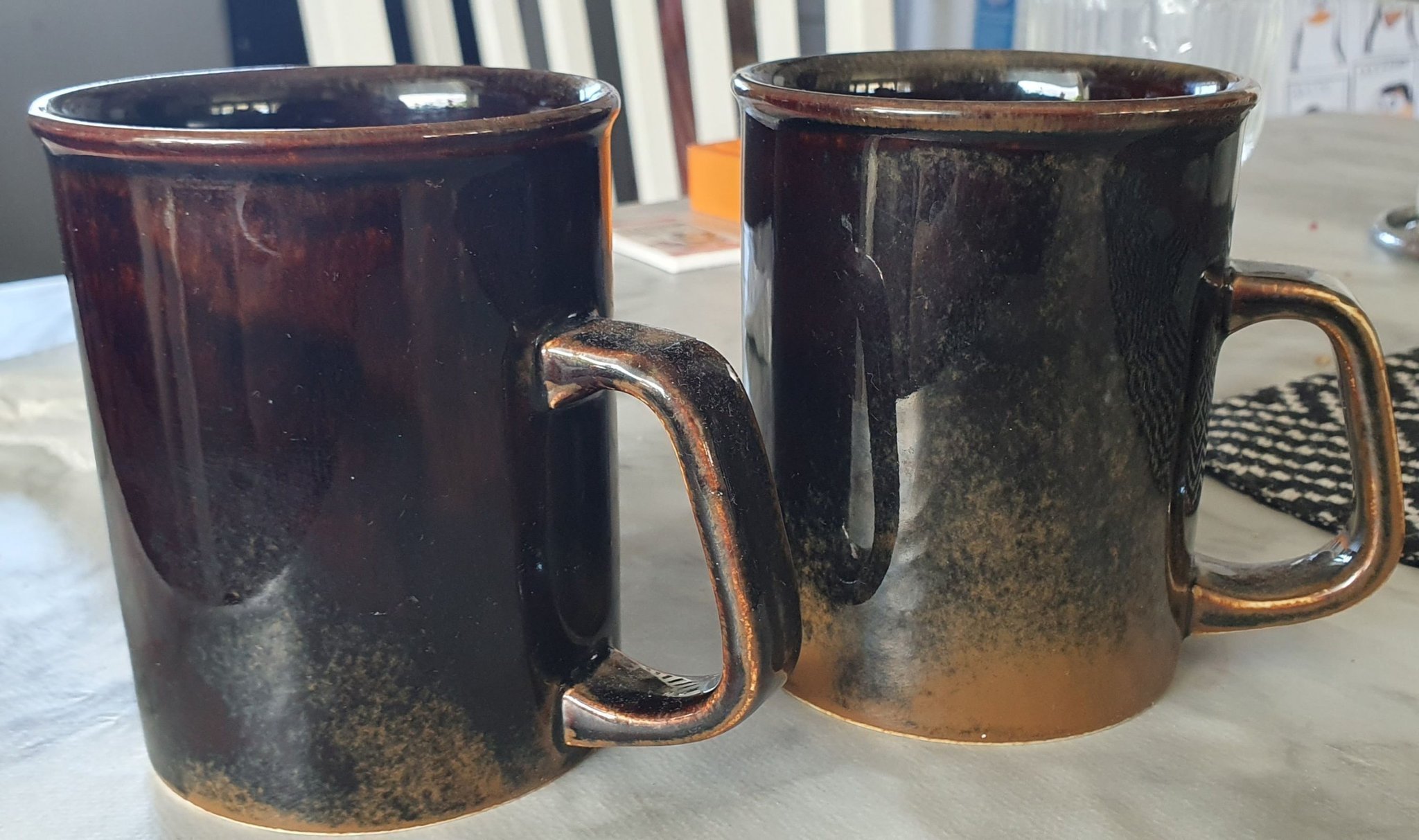 Två Keramiska Muggar , finska senapsmuggar? | Köp på Tradera (704524907)