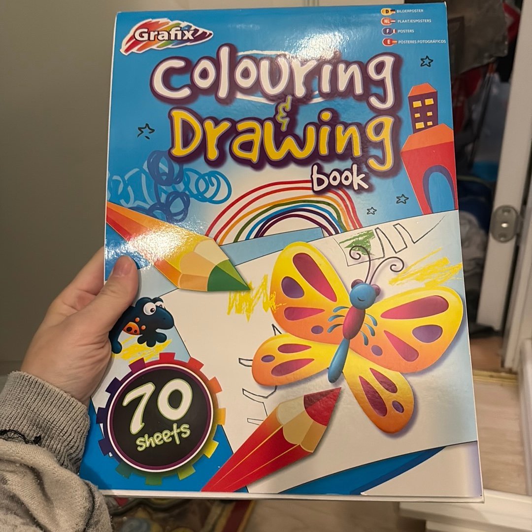 Colouring & Drawing book | Köp på Tradera (734231661)