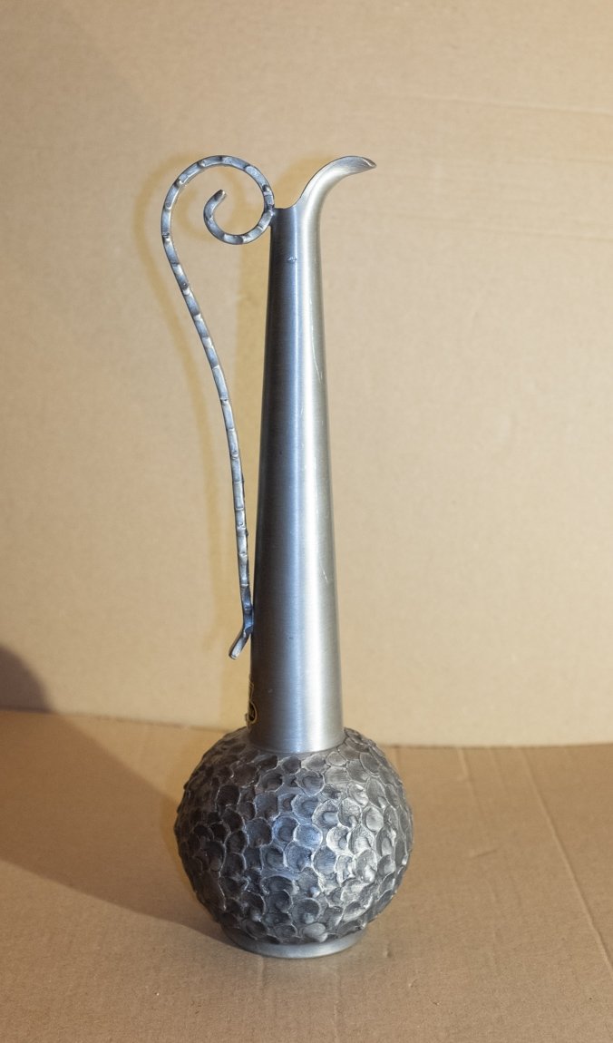 Brutalist tennvas - vas tenn - kan.. | Köp från analogi på Tradera ...