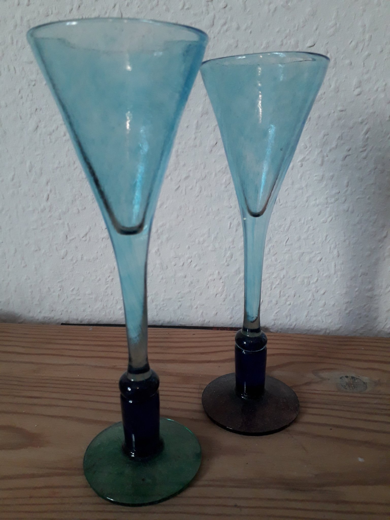 2 handblåsta snapsglas i vackra färger glas | Köp på Tradera (633427011)