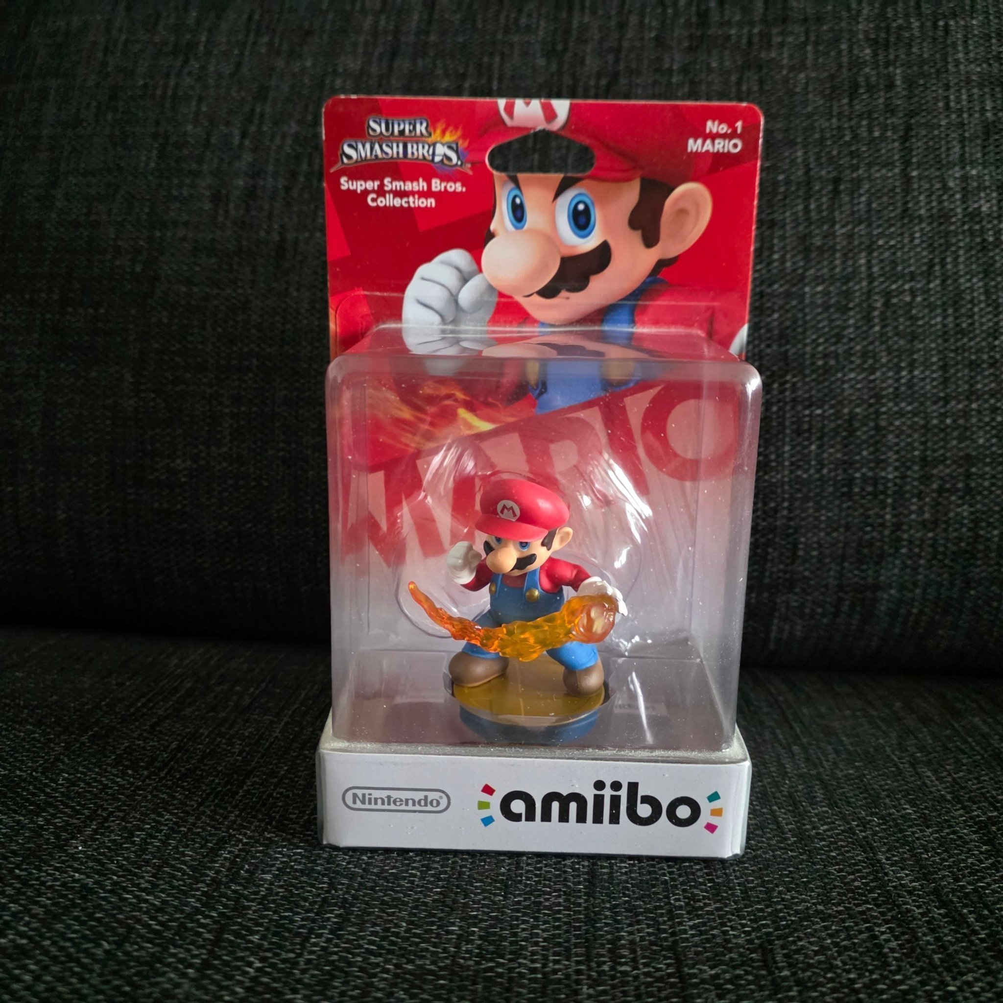 Se produkter som liknar 1st Print No. 1 Mario Amiibo .. på Tradera (694666867)