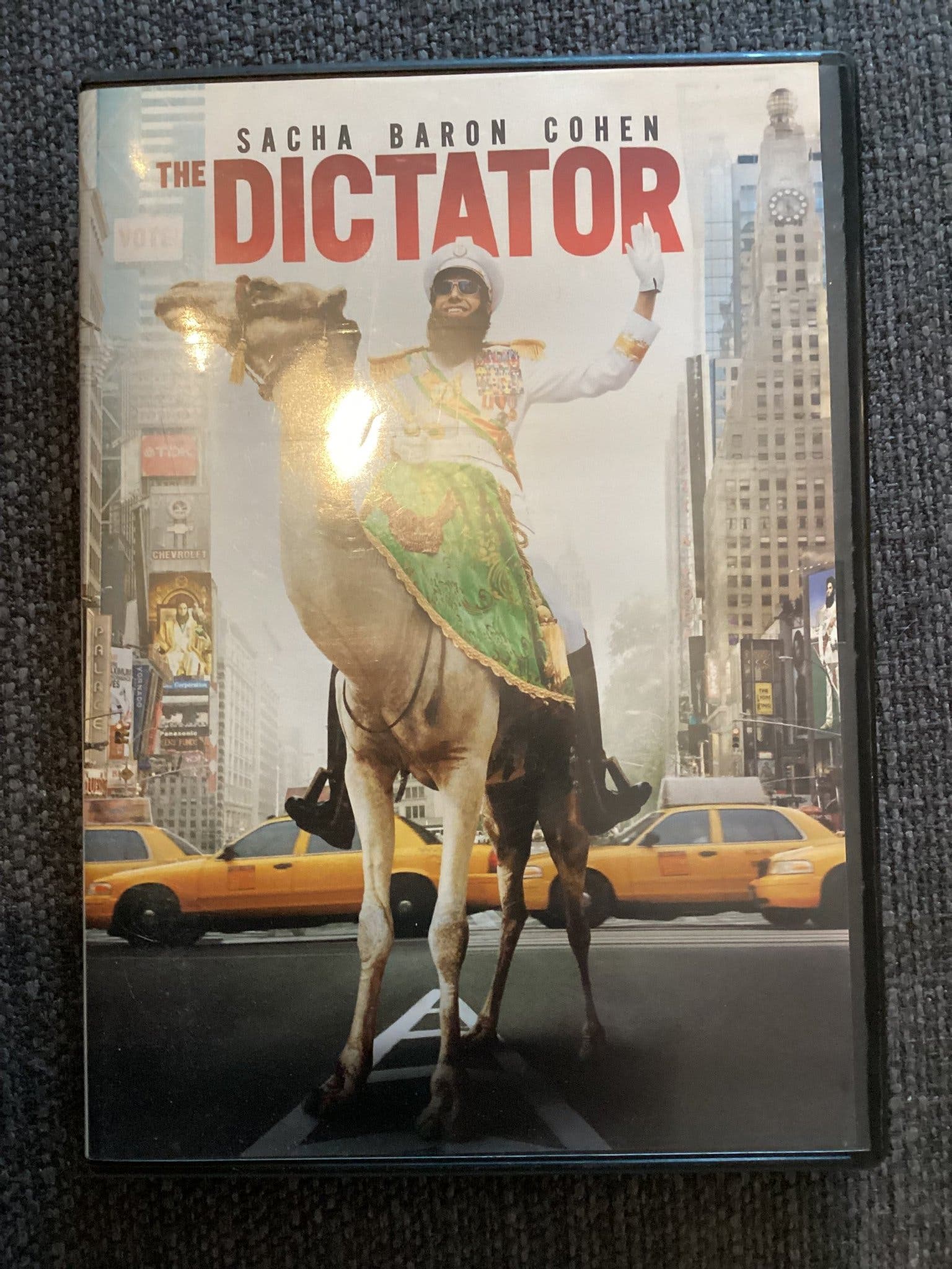 The Dictator - DVD Sacha Baron Cohen | Köp på Tradera (695481543)