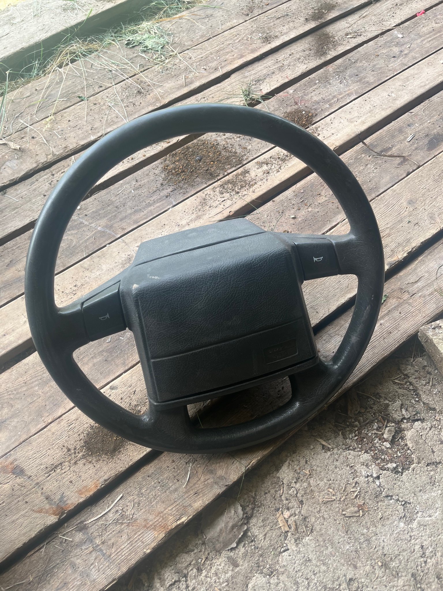 Se produkter som liknar Volvo 940 ratt på Tradera (686288694)