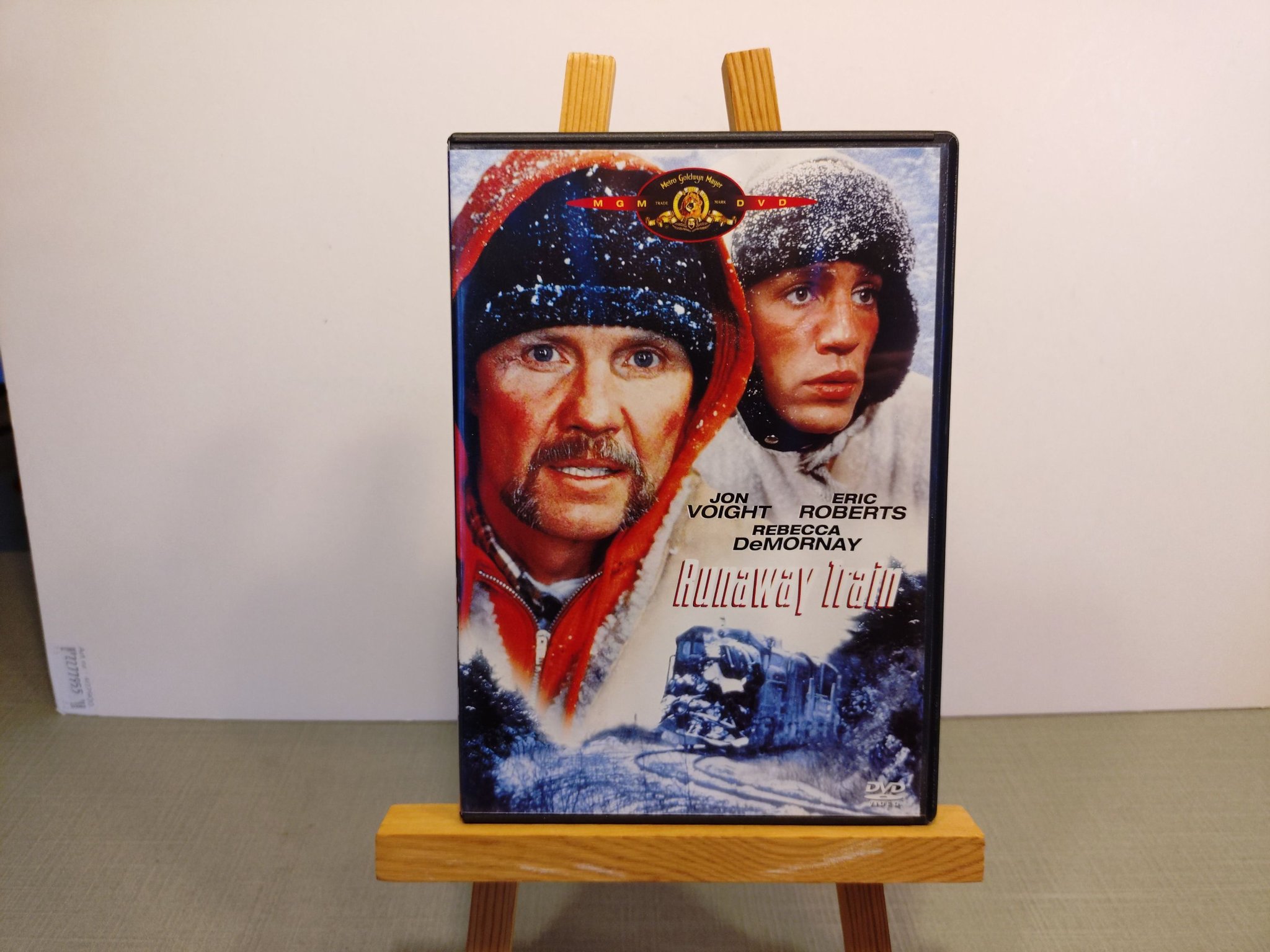 Runaway Train (Dvd, Voight, Eric Roberts, DeMor.. | Köp på Tradera ...