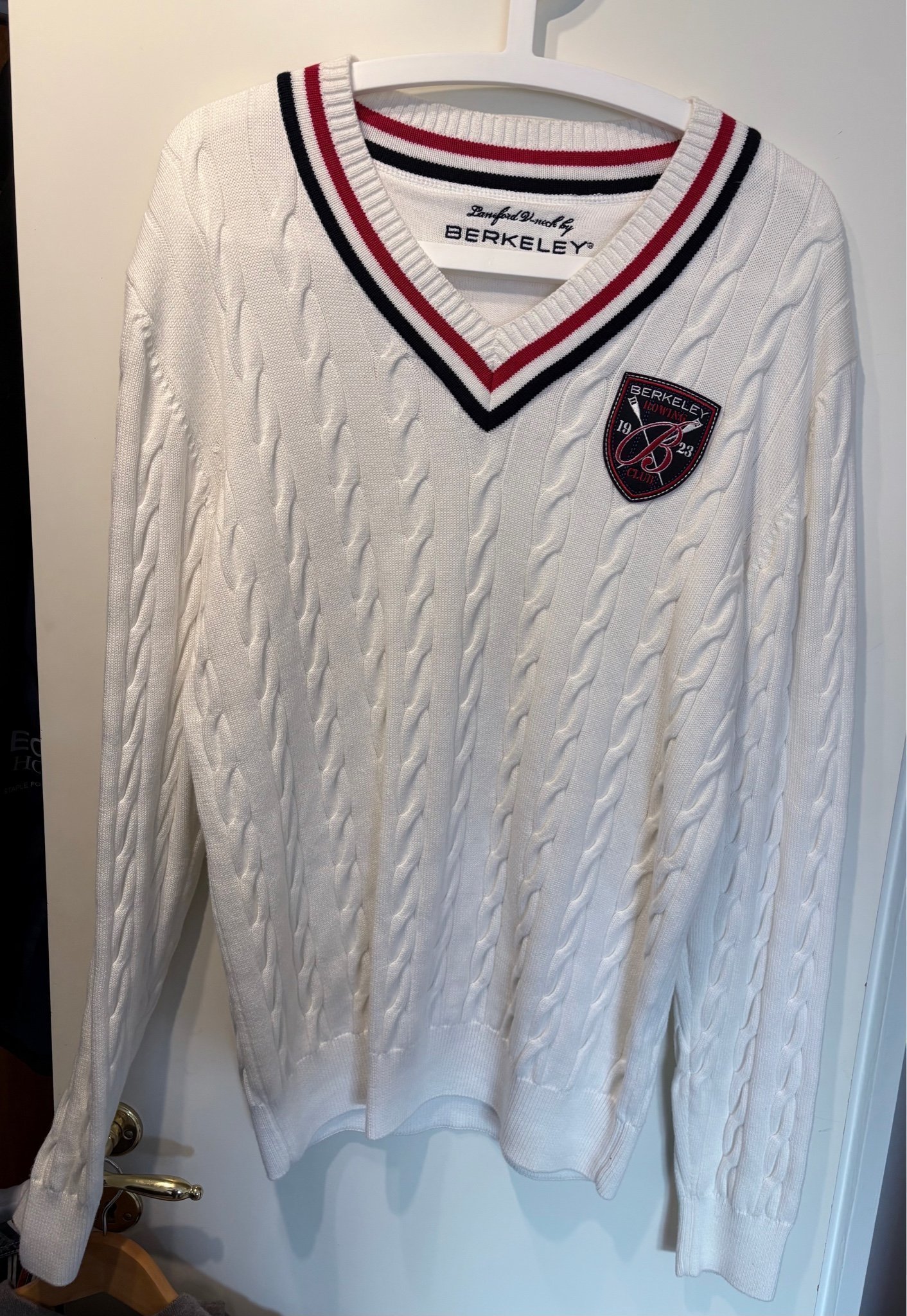 Oanvänd kabelstickad tröja från Berkeley i fint.. | Köp på Tradera ...