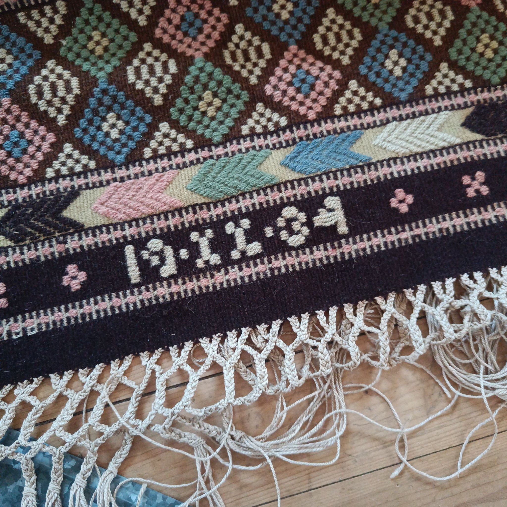 Gammal vacker textil med fransar allmoge | Köp på Tradera (711383801)