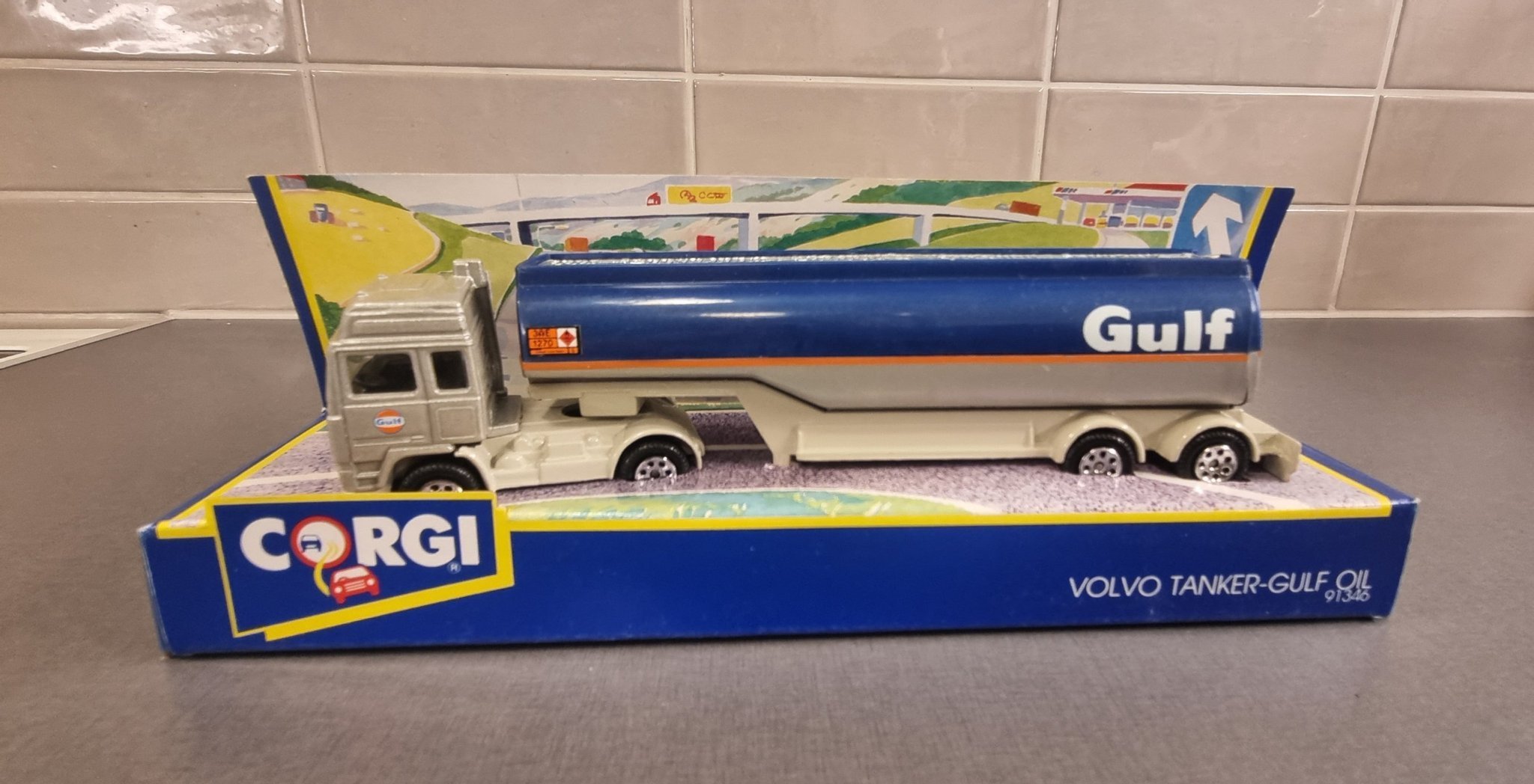 Se produkter som liknar Volvo Tanker - Gulf Oil - Cor.. på Tradera ...