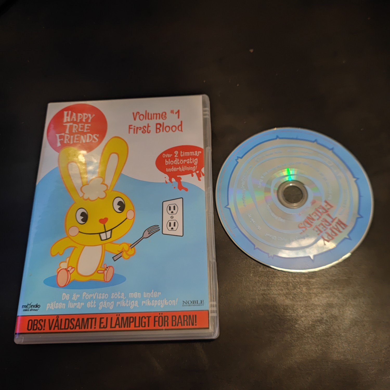 Happy Tree Friends Volume 1 First Blood | Köp på Tradera (611343098)