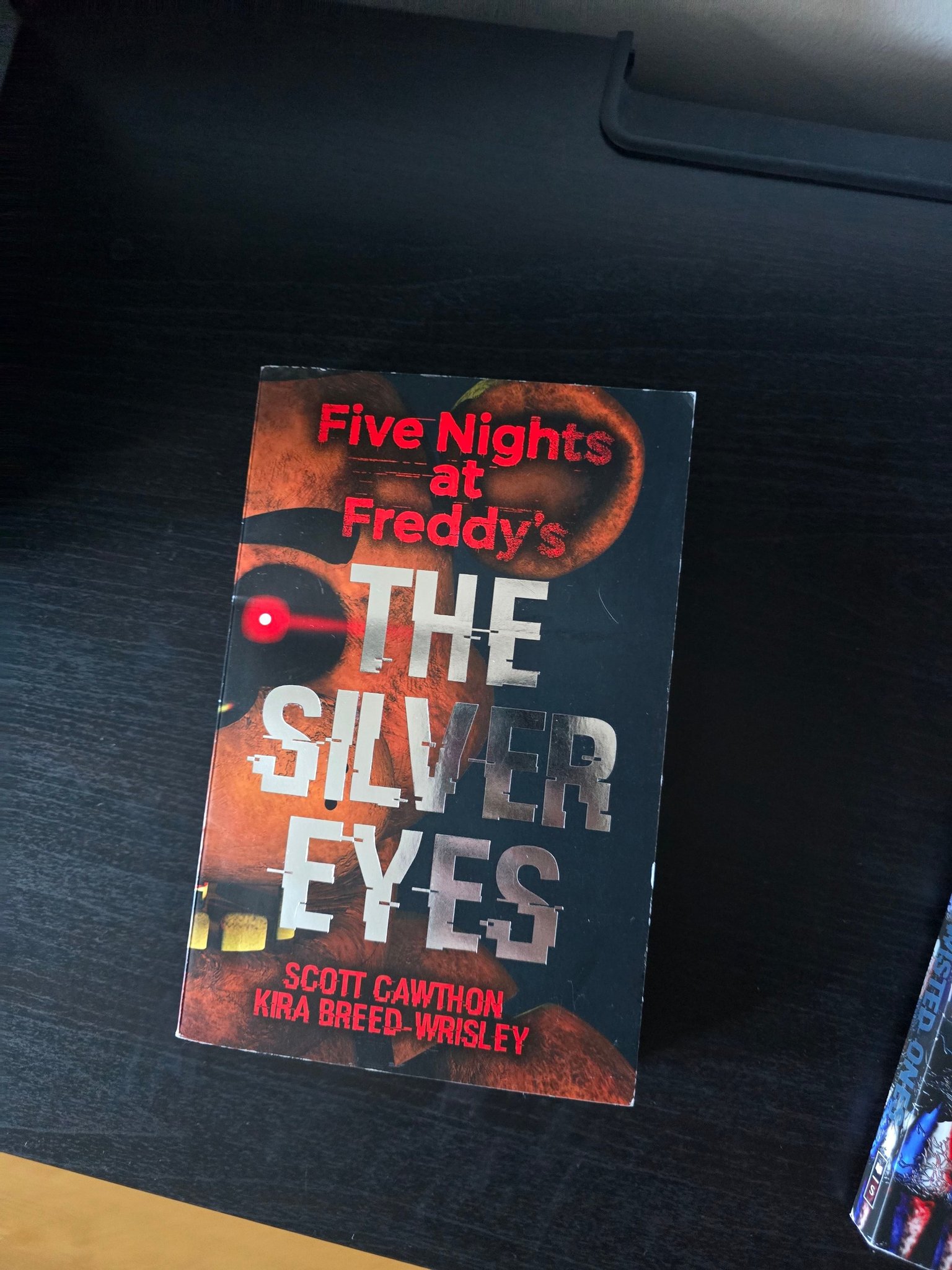 Se produkter som liknar Five Nights at Freddy's: The .. på Tradera ...