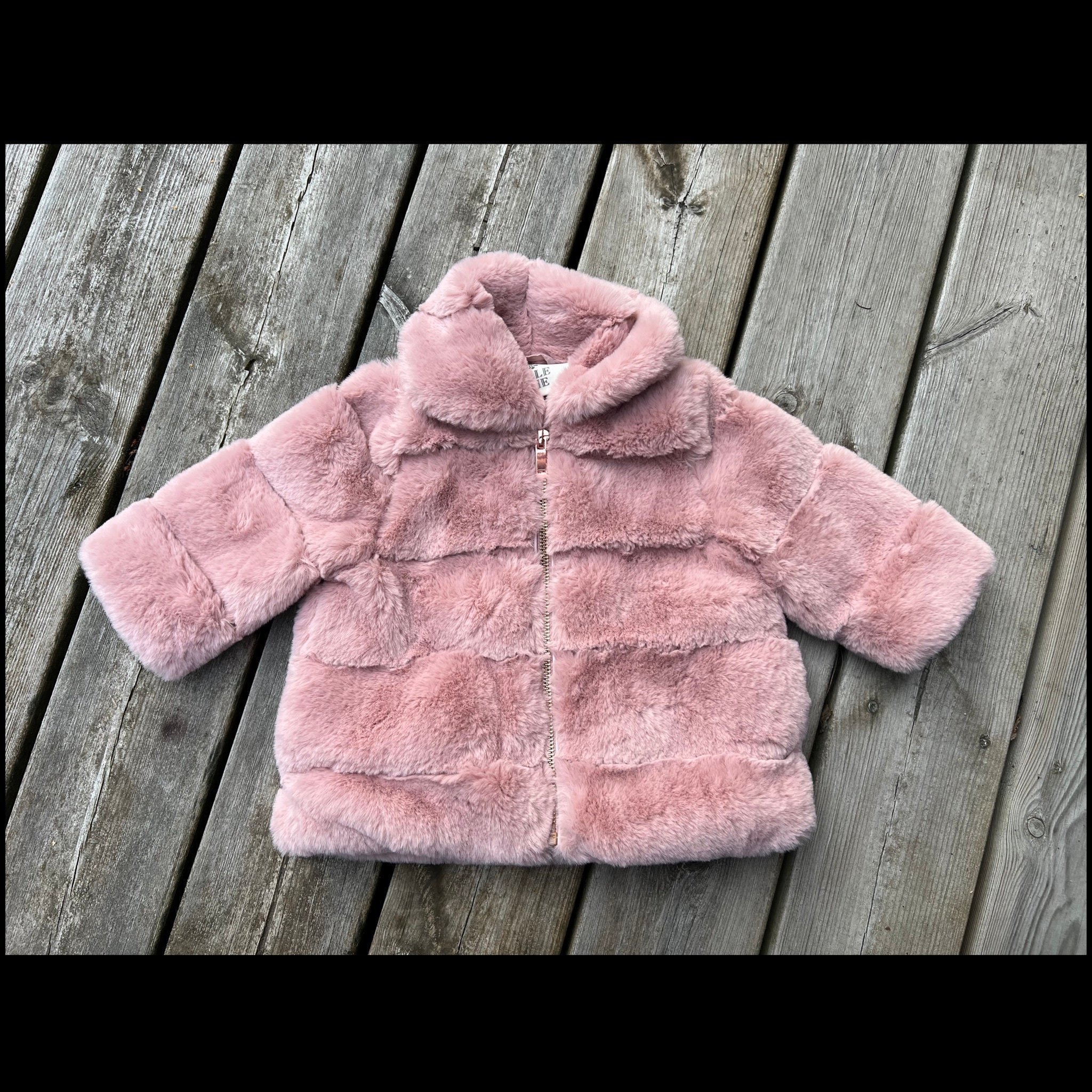 Se produkter som liknar Belle Amie rosa jacka, storle.. på Tradera ...