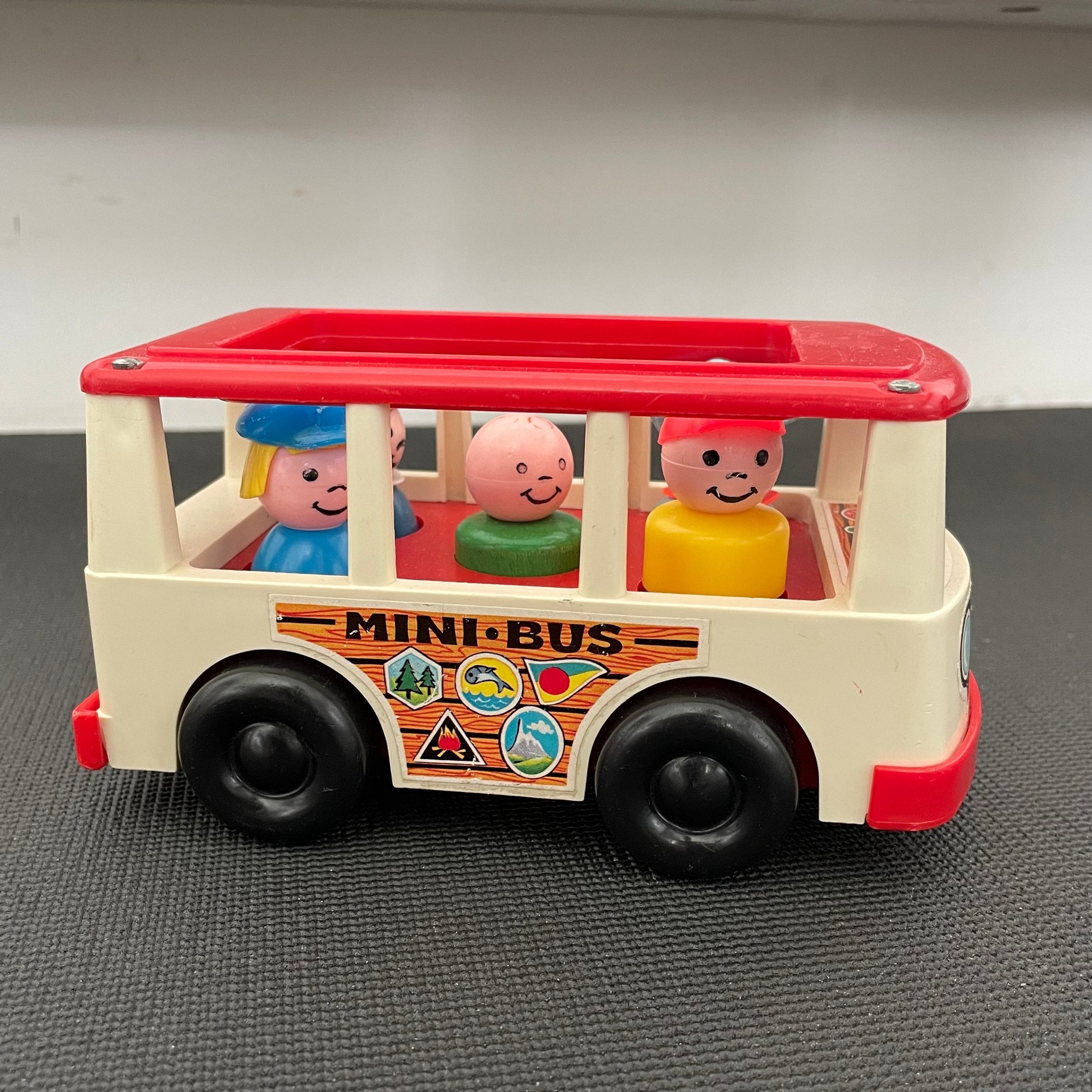 Vintage Fisher-Price MINI-BUS med 5 figurer - 7.. | Köp på Tradera ...