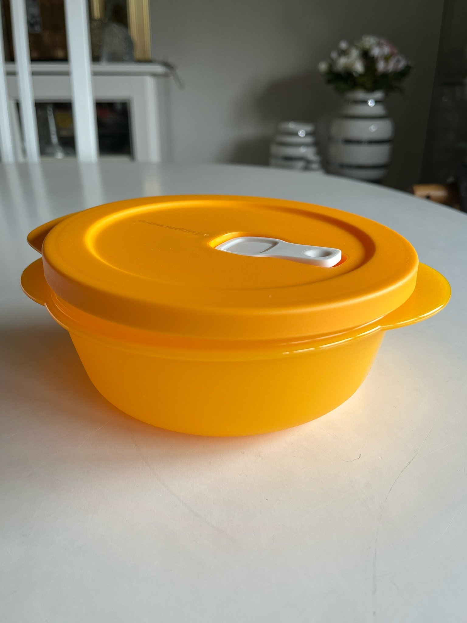 Se produkter som liknar Tupperware ny matlåda 560 ml på Tradera (632039497)
