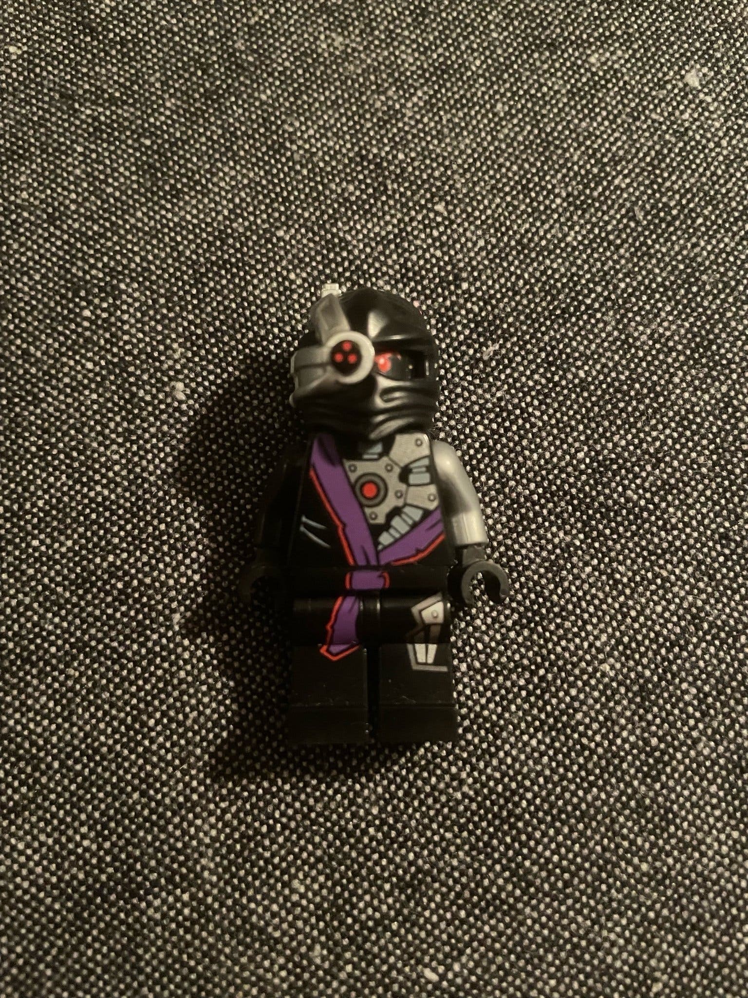 LEGO Ninjago Minifigur - Nindroid bot | Köp på Tradera (646759019)