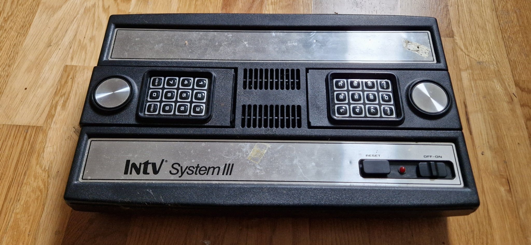 Se produkter som liknar Intellivision INTV System III på Tradera ...