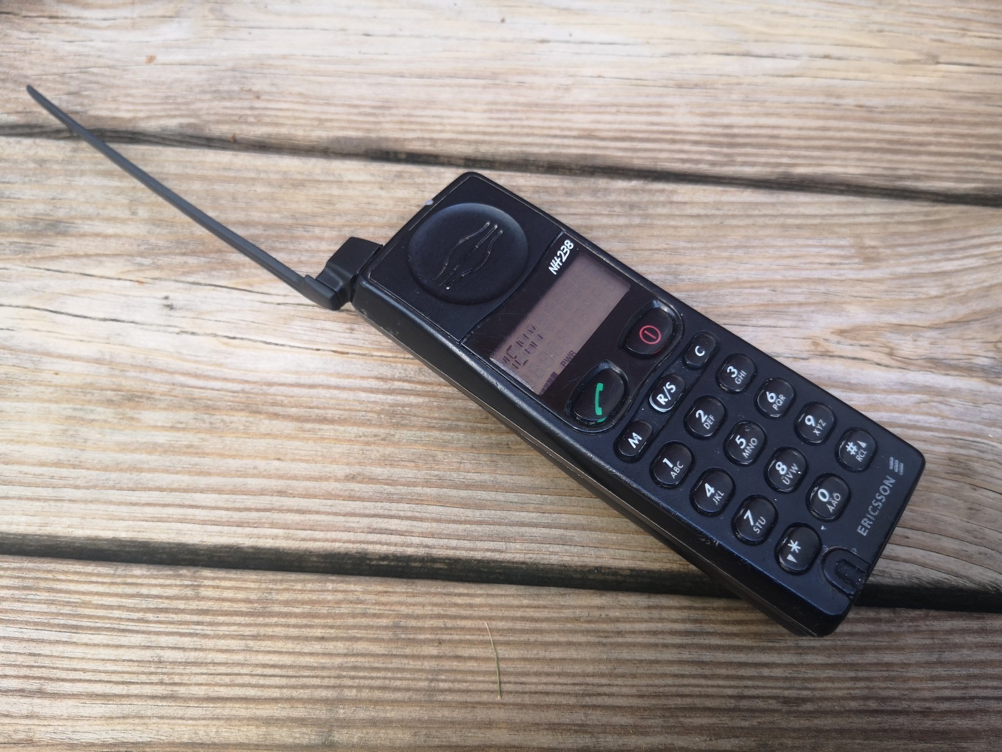 Se produkter som liknar Ericsson NH 238 "NMT Handheld.. på Tradera ...