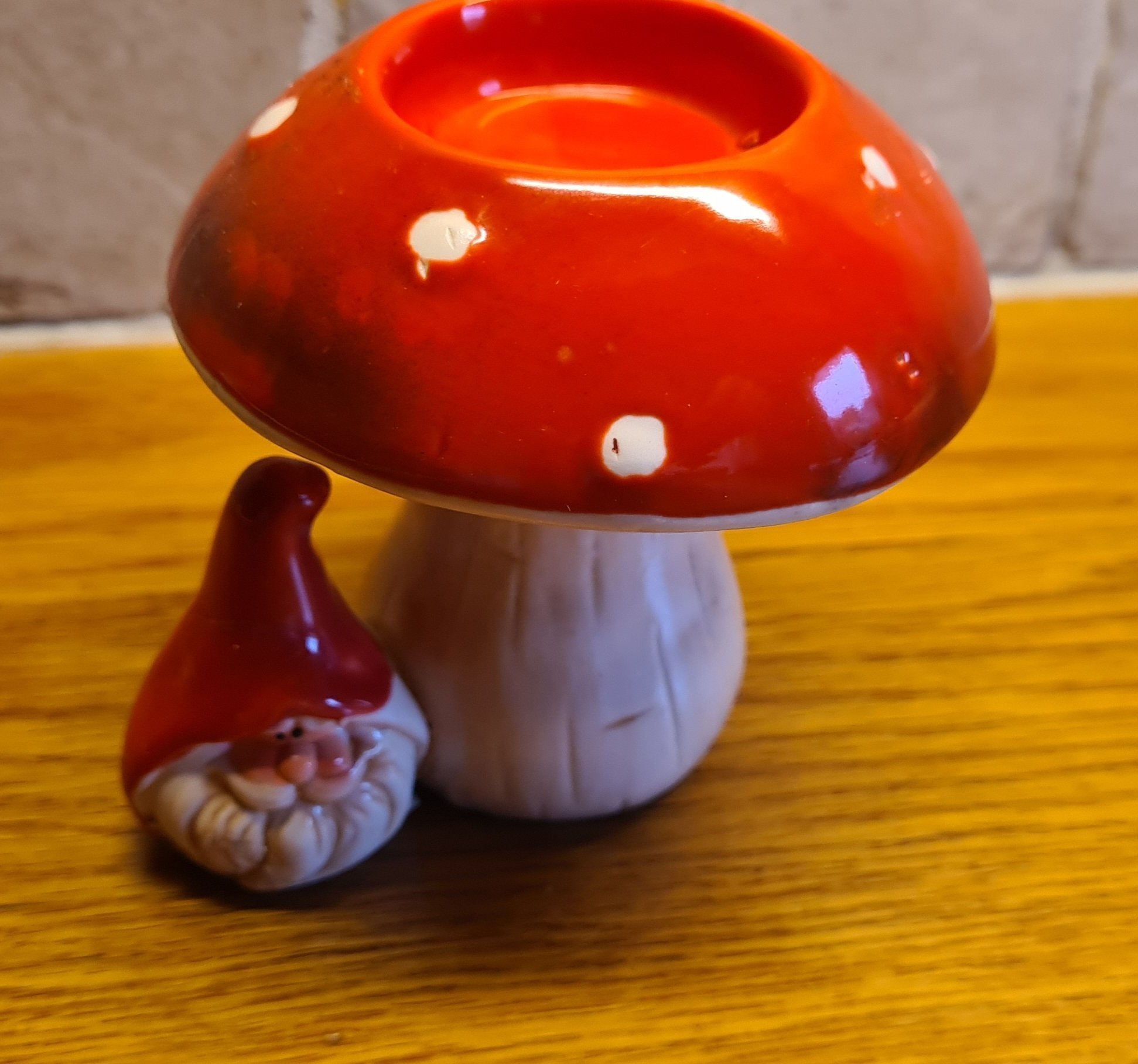 Se produkter som liknar + - Tomte som sitter under fl.. på Tradera ...