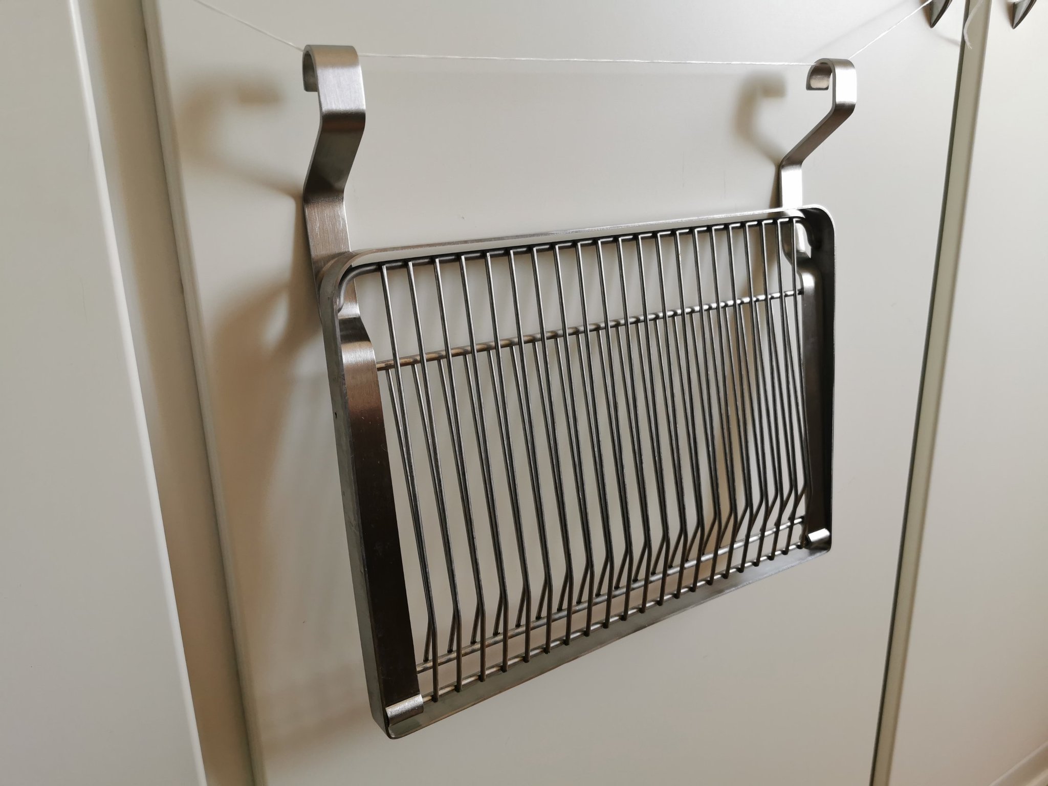 Se produkter som liknar VÄGGHÄNGT DISKSTÄLL GRUNDTAL på Tradera (585893054)