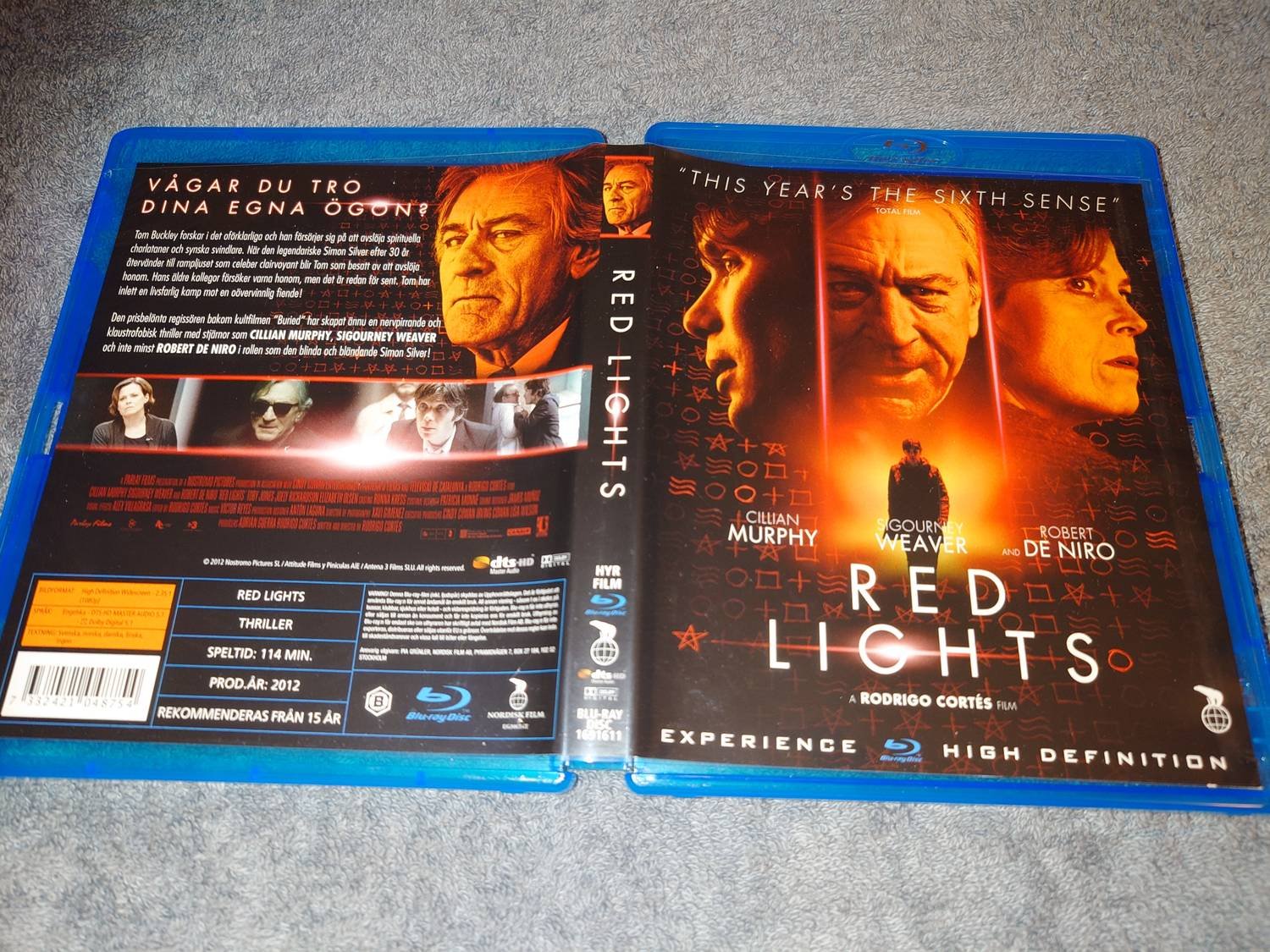 Se produkter som liknar Red Lights (Blu-ray), Cillian.. på Tradera ...