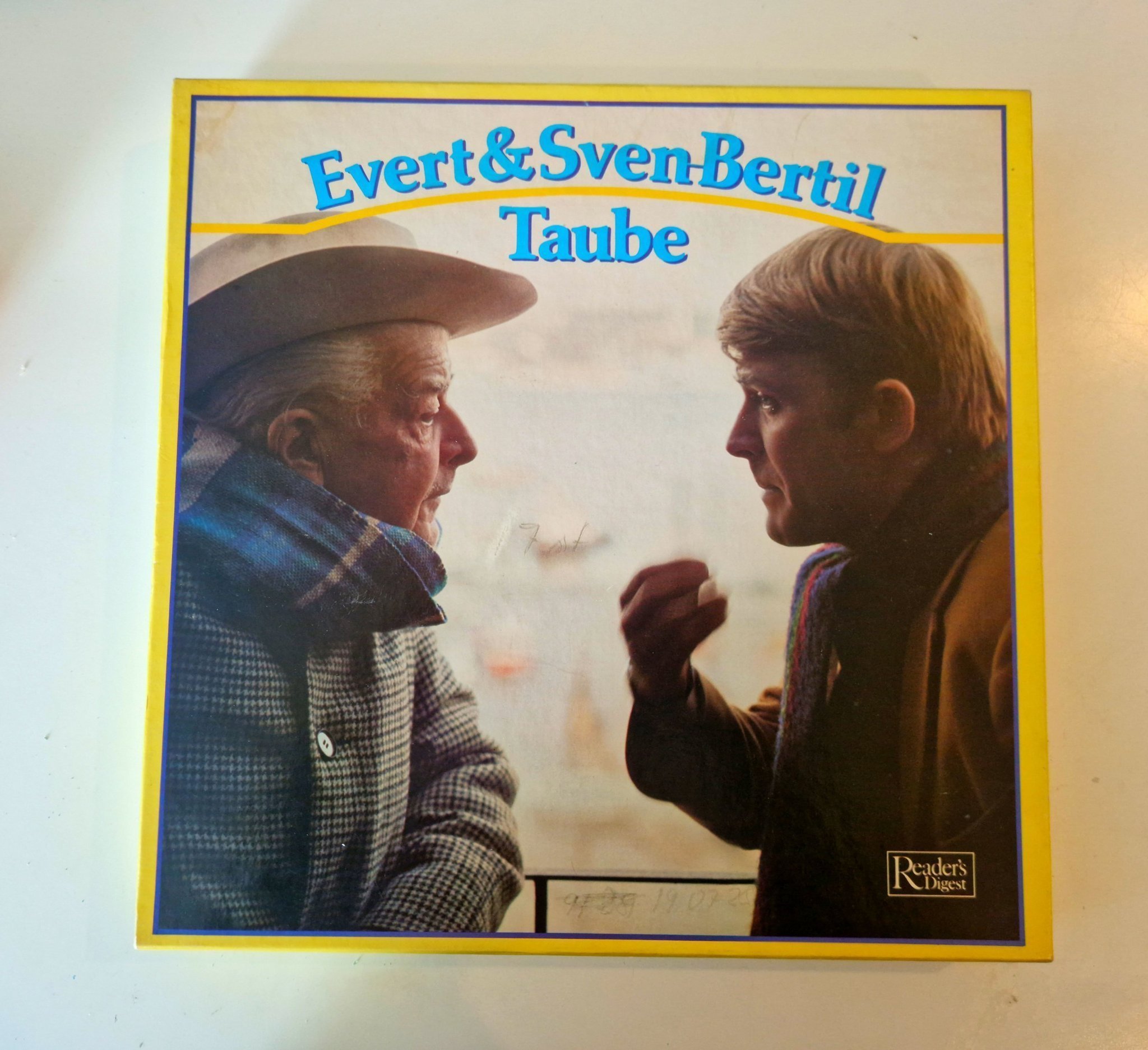 Evert & Sven-Bertil Taube - Komplett Kassettbox.. | Köp på Tradera ...