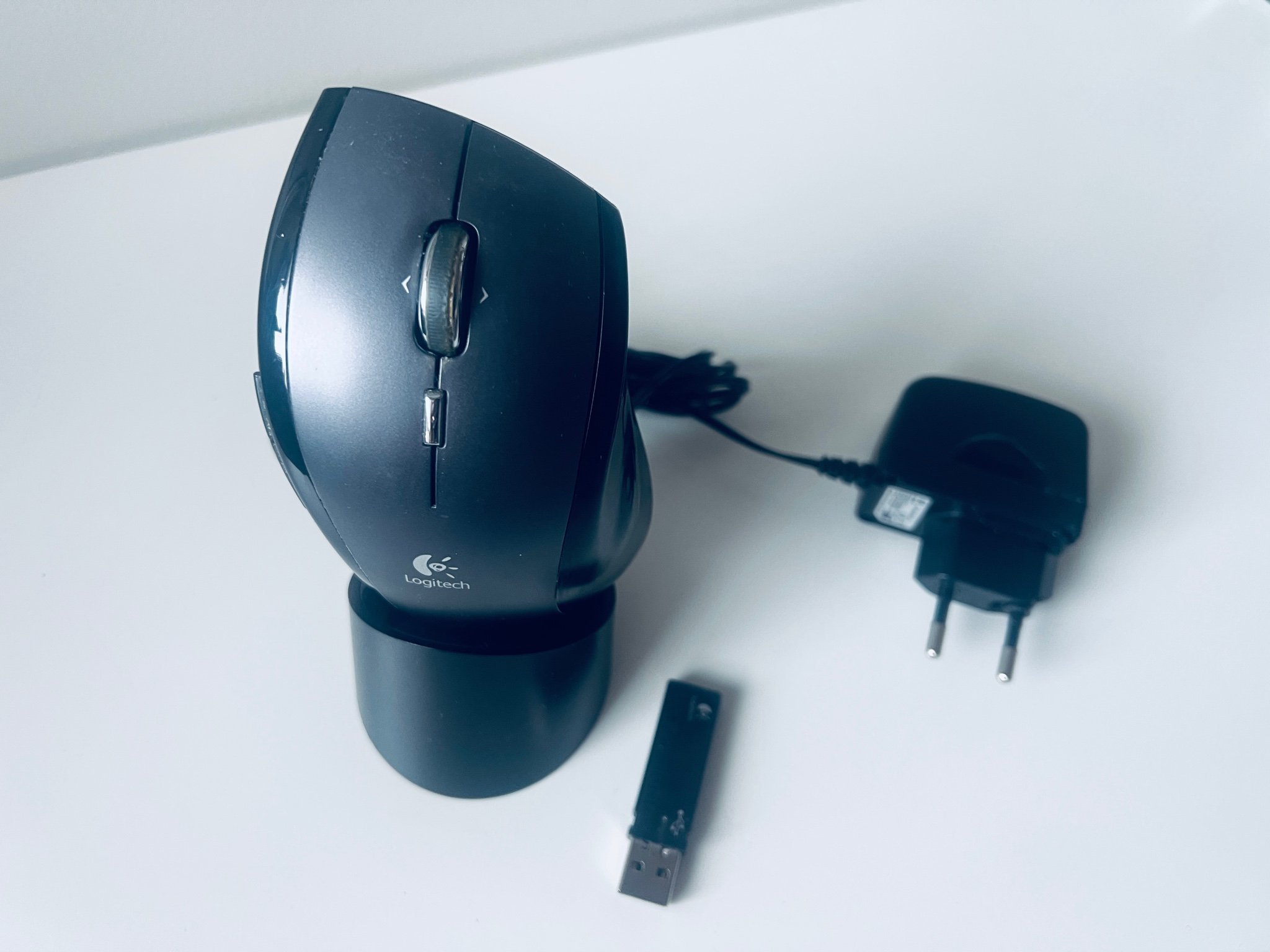 Logitech MX Revolution M-RBQ124 ergonomisk tråd.. | Köp på Tradera ...