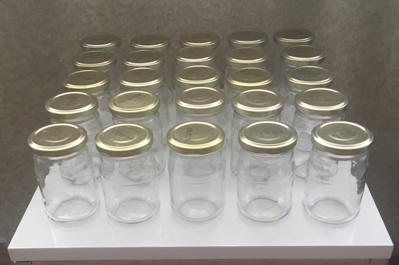 Stort parti 25 st glasburkar m lock skruvlock s.. | Köp på Tradera ...