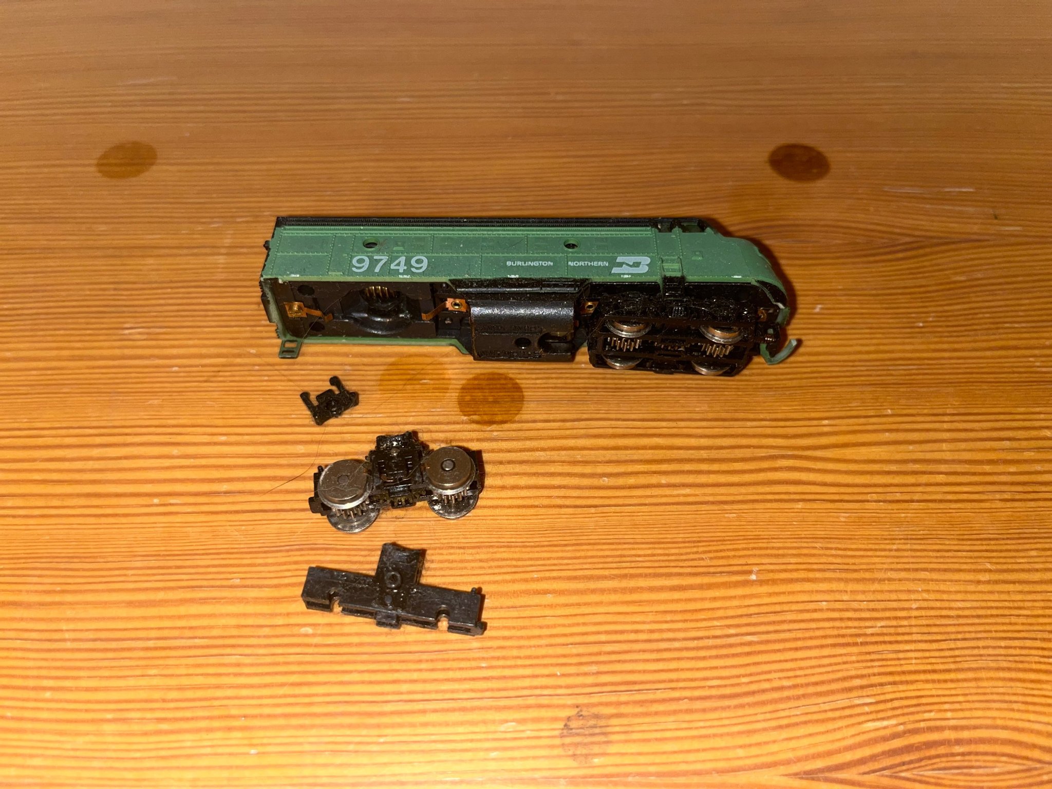 Burlington Northern Lokomotiv 9749 - Reservdela.. | Köp på Tradera ...