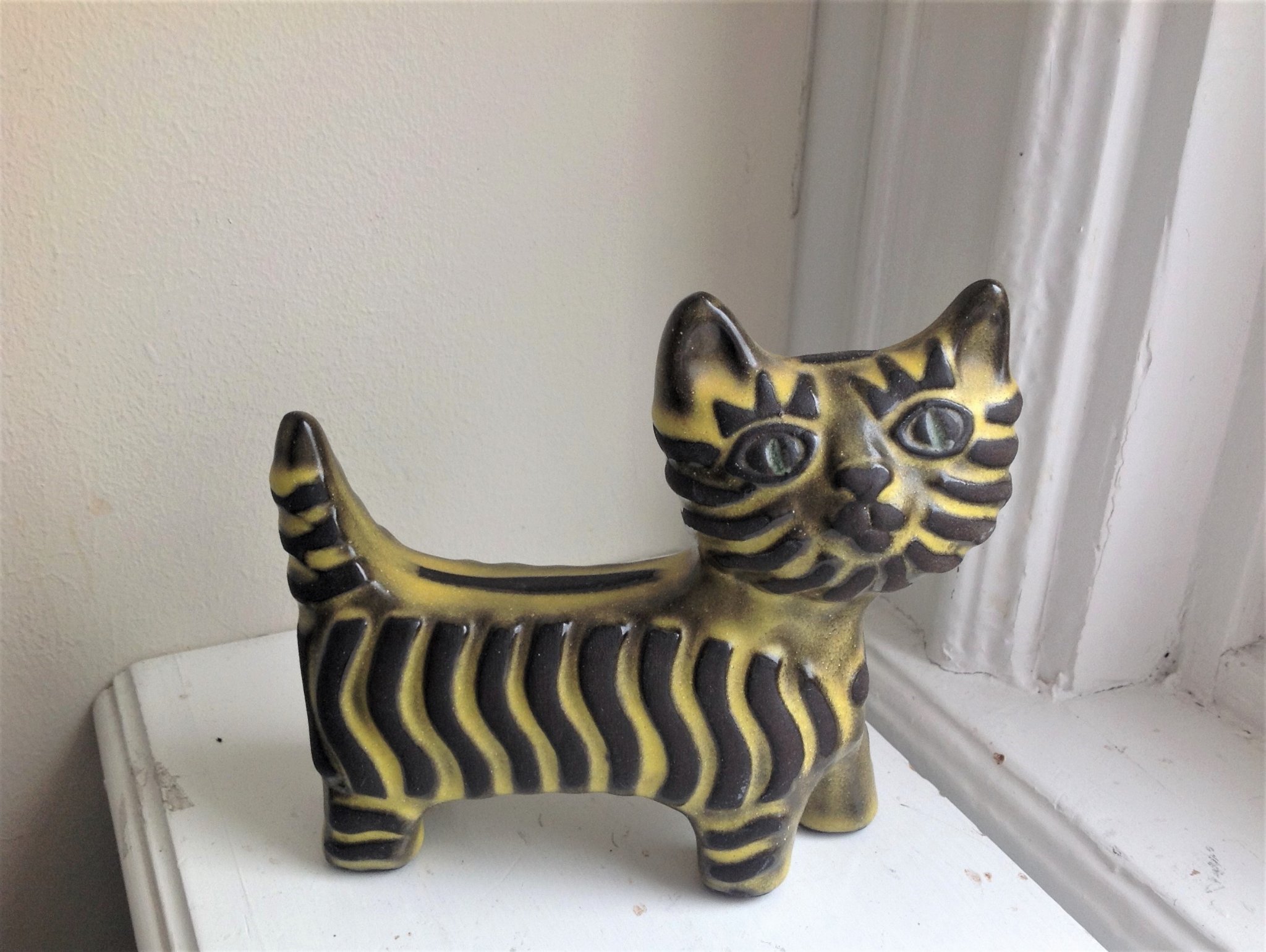 DOROTHY CLOUGH - UPSALA EKEBY, LÄCKER KATT KERAMIK , RETRO | Barnebys