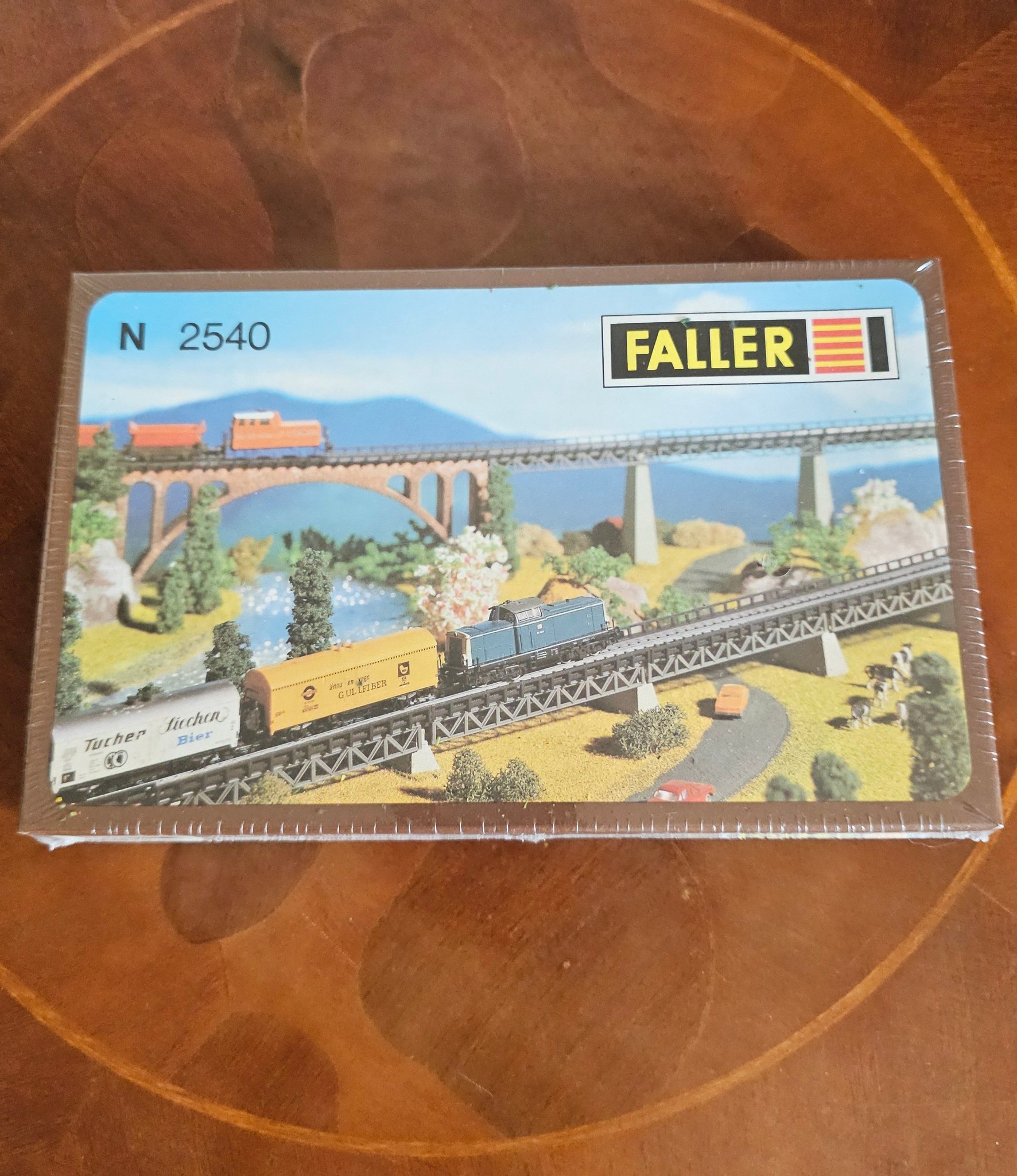 Se produkter som liknar Faller 222540 – 4 raka broseg.. på Tradera ...