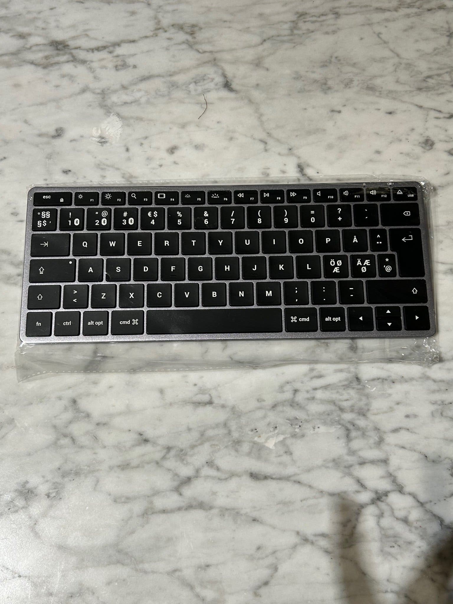 Se produkter som liknar Satechi Slim X1 Bluetooth Key.. på Tradera ...