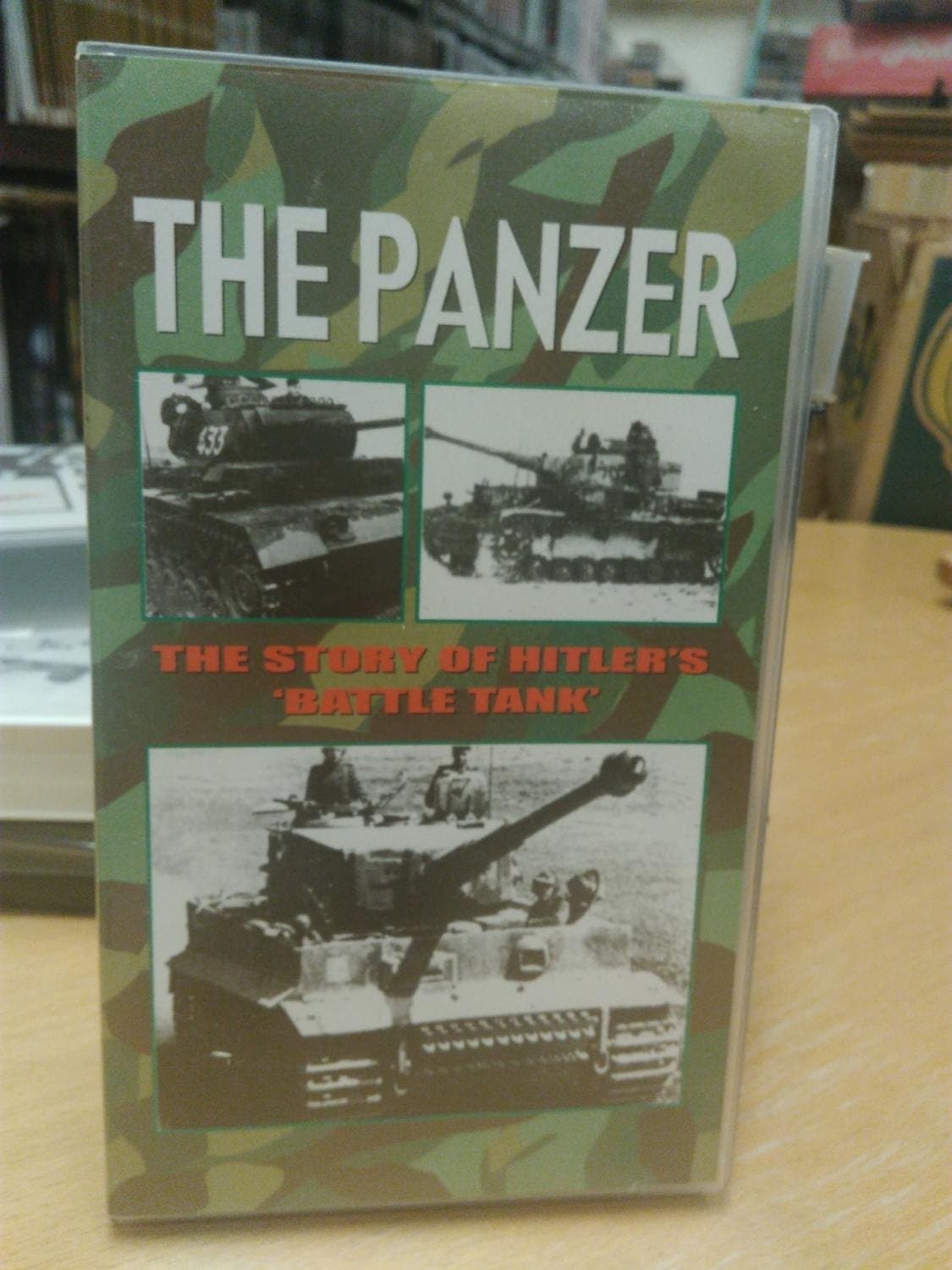 Se produkter som liknar The panzer the story of Hitle.. på Tradera ...