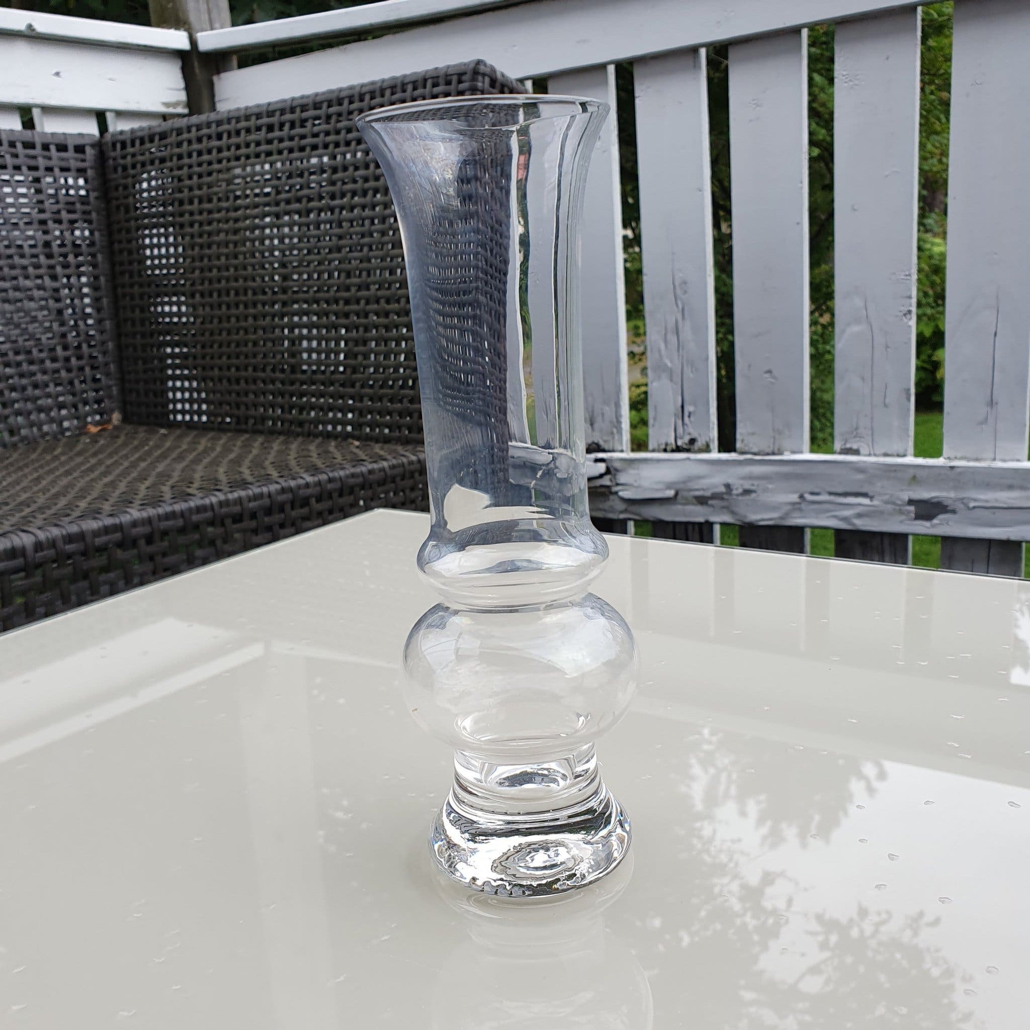 Se produkter som liknar BODA BLOM VAS KLARGLAS DESIGN.. på Tradera ...