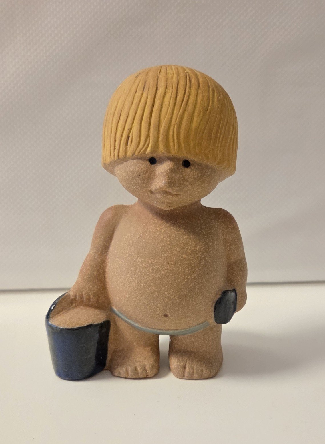 Lisa Larson figur från serien "All världens barn" | Köp på Tradera ...