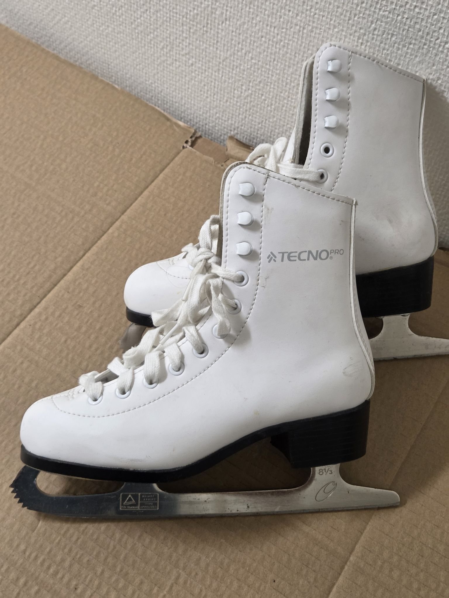 Ett par skridskor från Techno Pro.. | Köp från Fyndkorn på Tradera ...