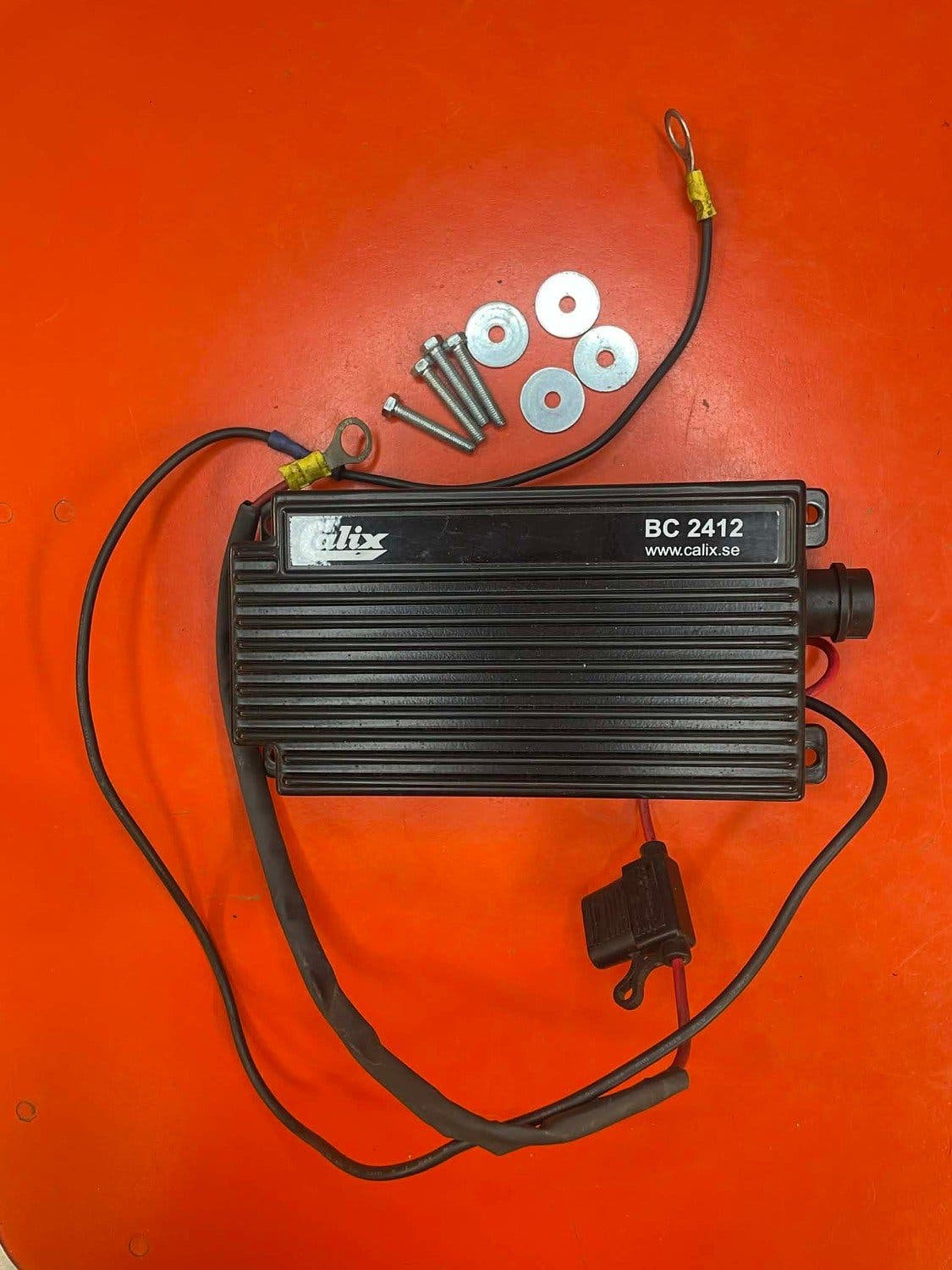 Batteriladdare Calix BC 2412 | Köp från Croonasmotor på Tradera (703396735)