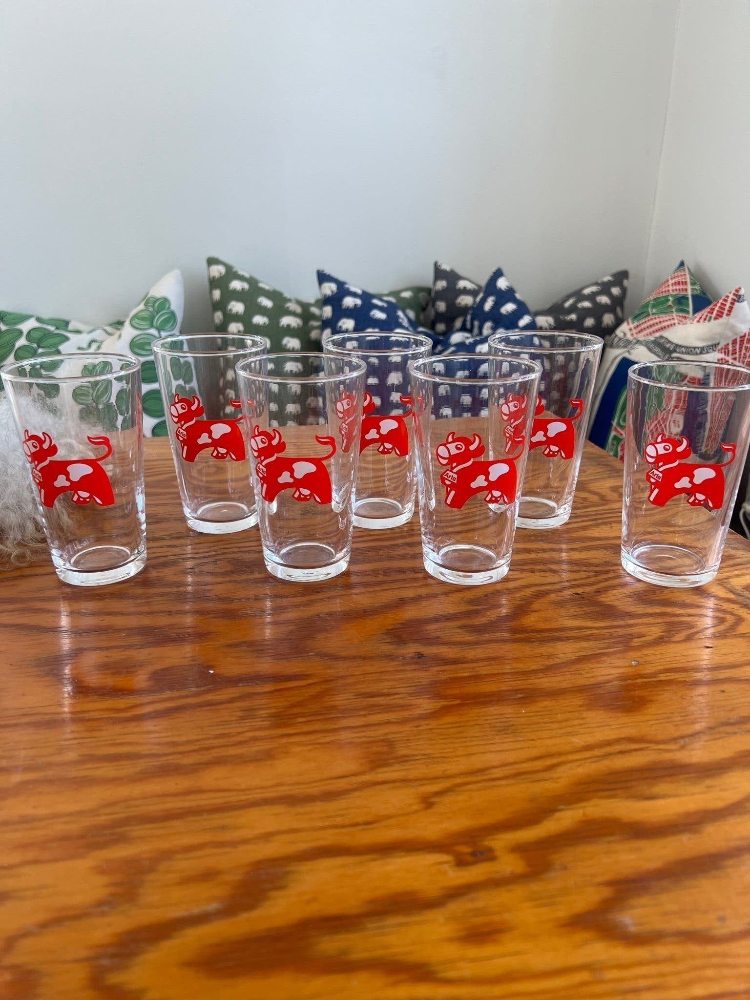 Se produkter som liknar Arla dricksglas glas kossa ar.. på Tradera ...