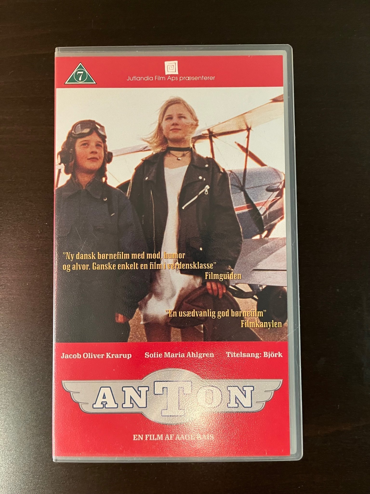Se produkter som liknar Anton VHS på Tradera (695912712)