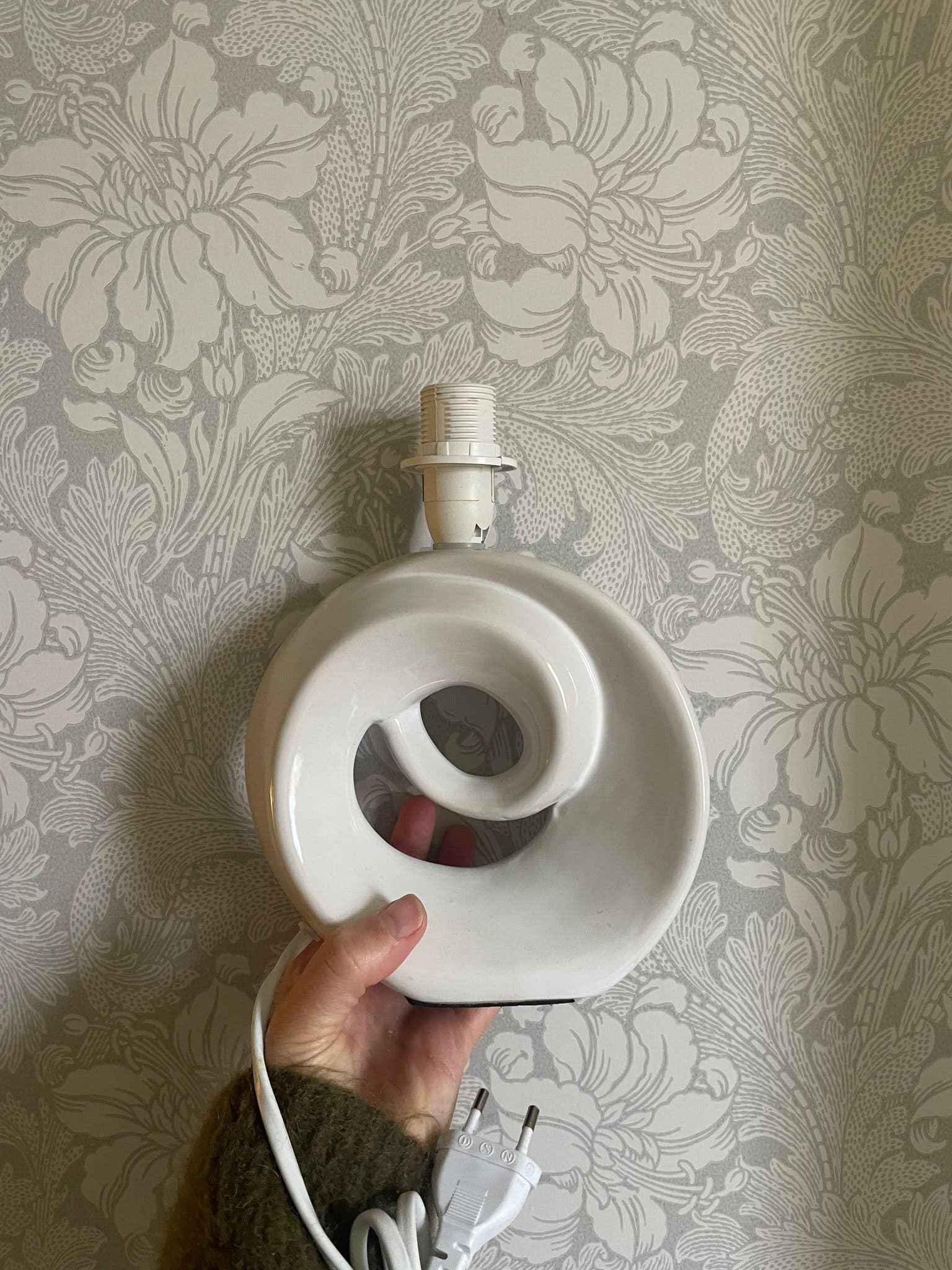 Bordslampa lampfot porslin 90-tal 80-tal så fin | Köp på Tradera ...