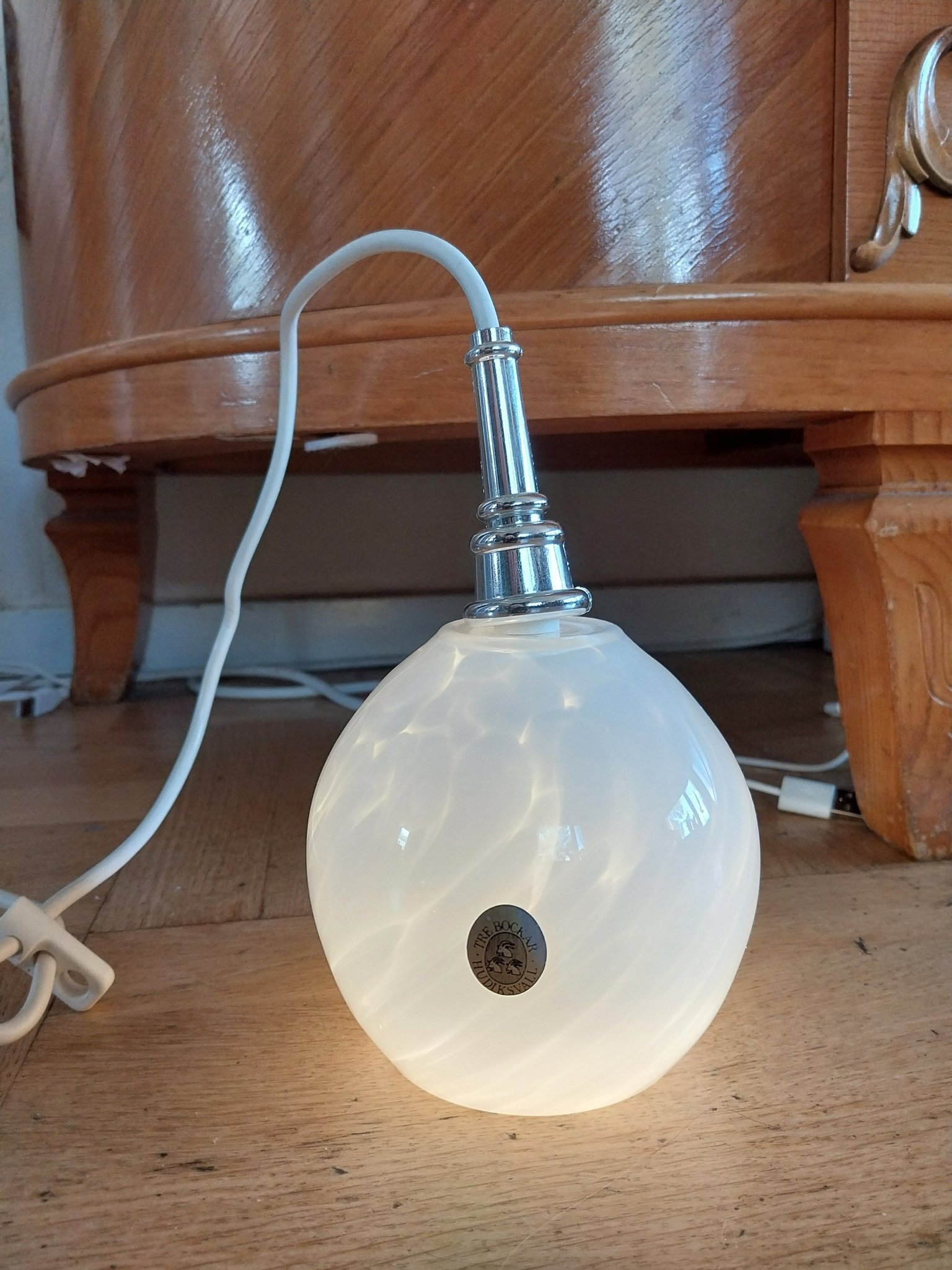 Tre bockar hudiksvall fönsterlampa I rosa / vit.. | Köp på Tradera ...